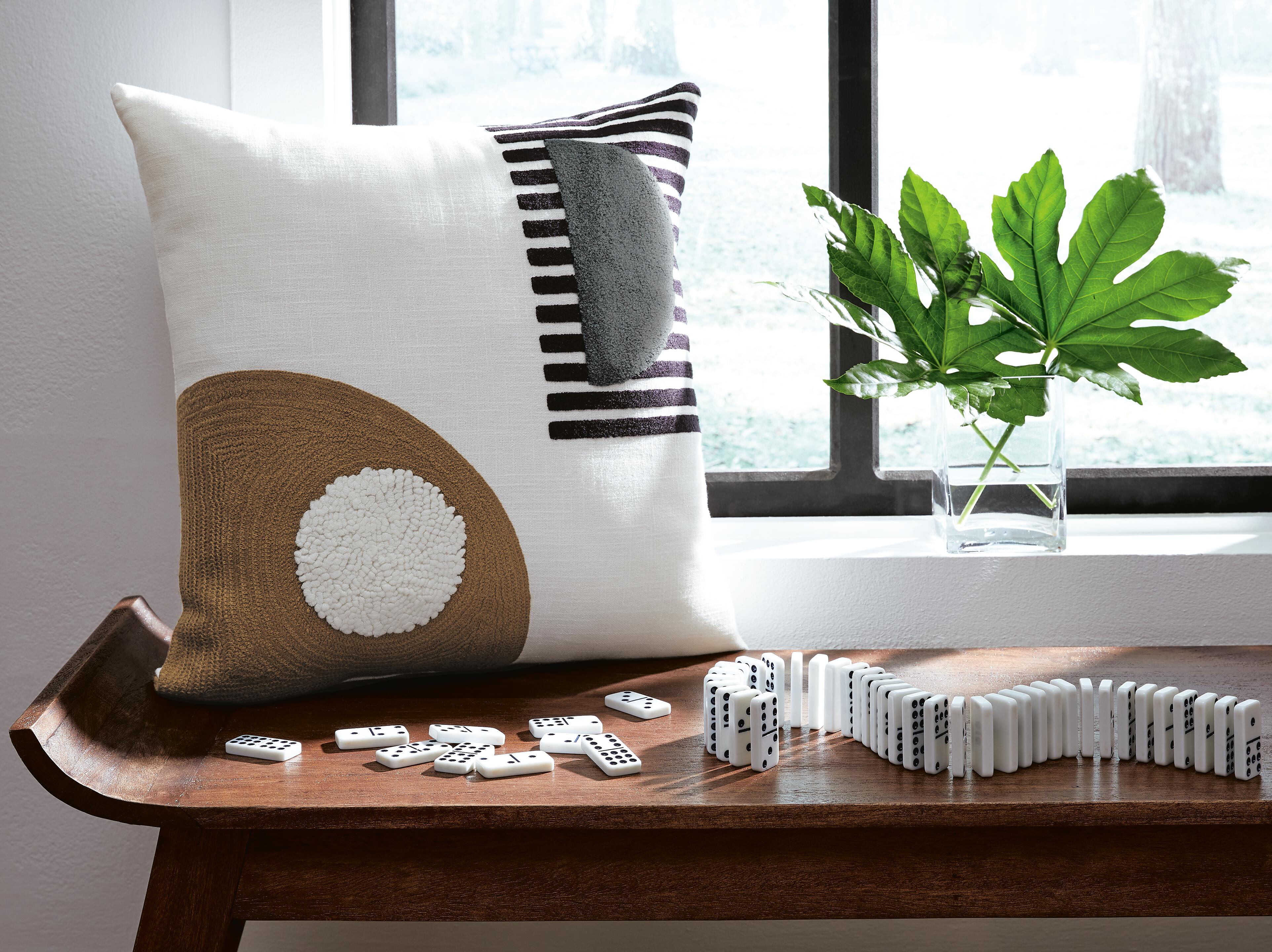 Click here for Longsum Pillow  Black/White/Honey prices