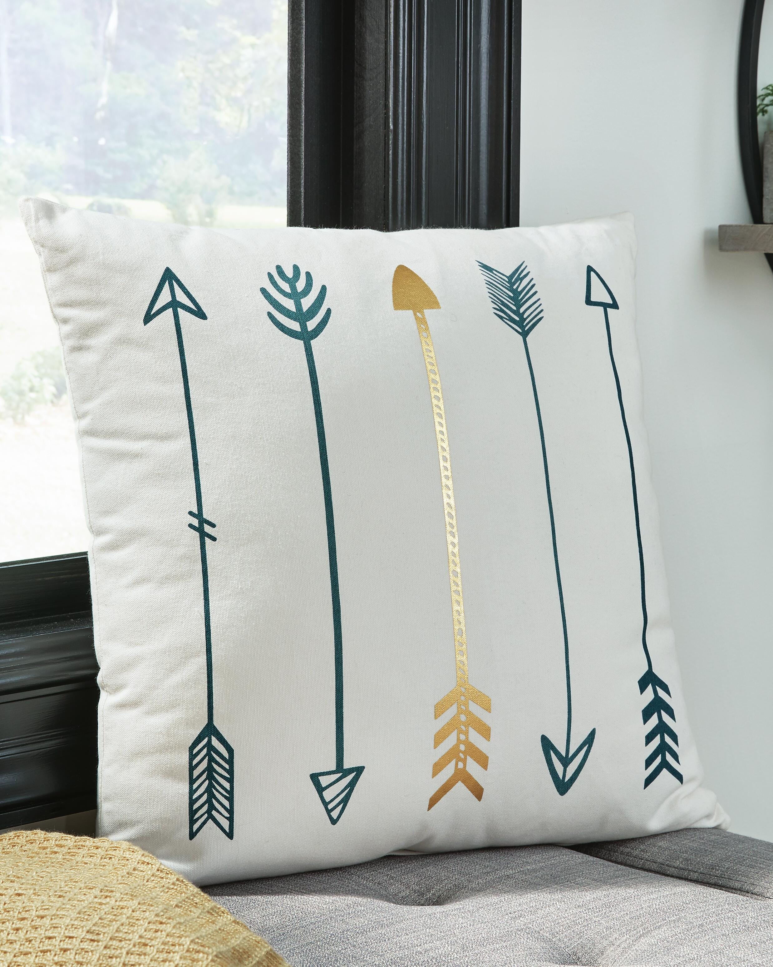 Click here for Gyldan Pillow  White/Teal/Gold prices