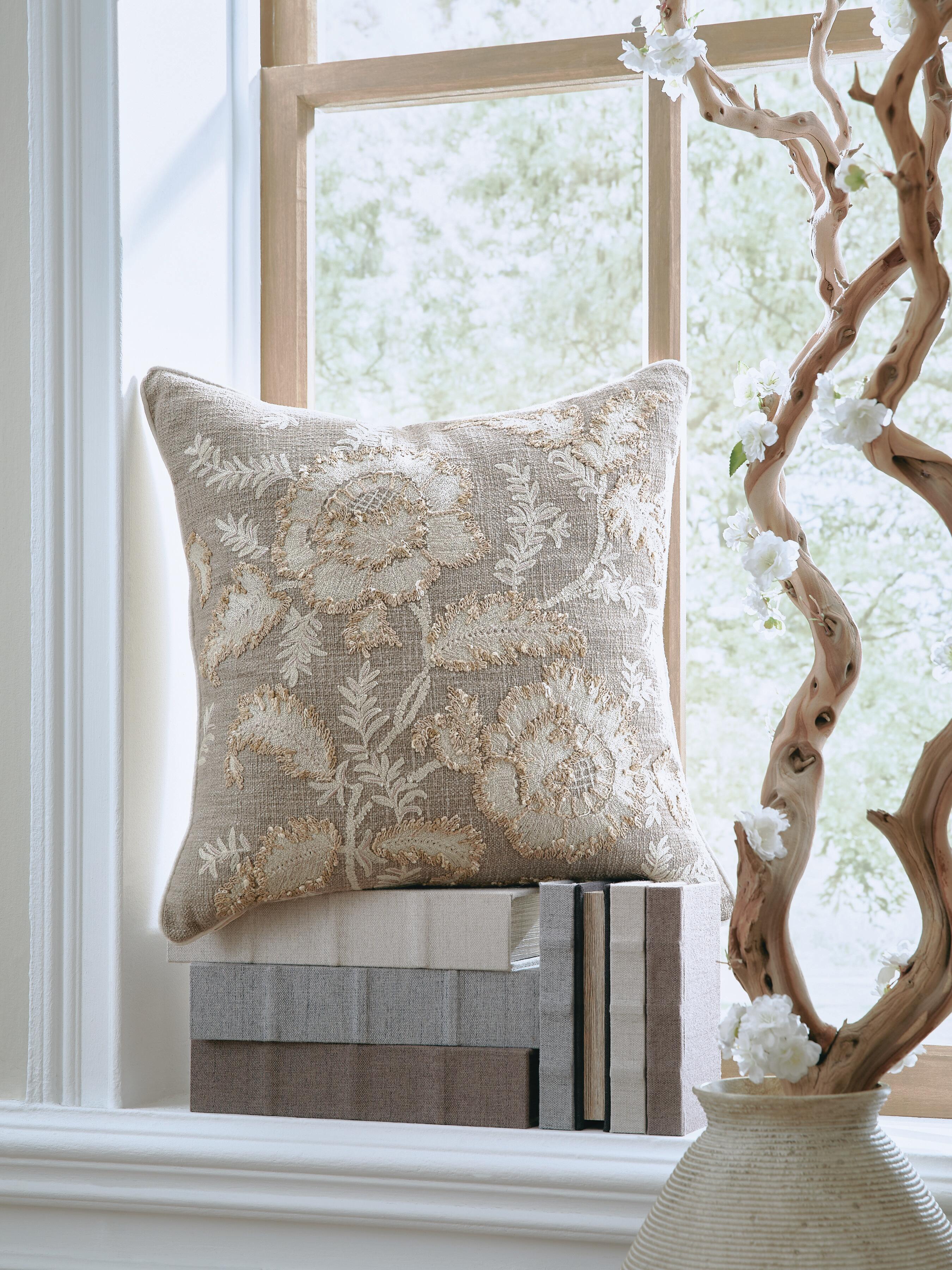 Click here for Viveka Pillow  Brown/Beige prices