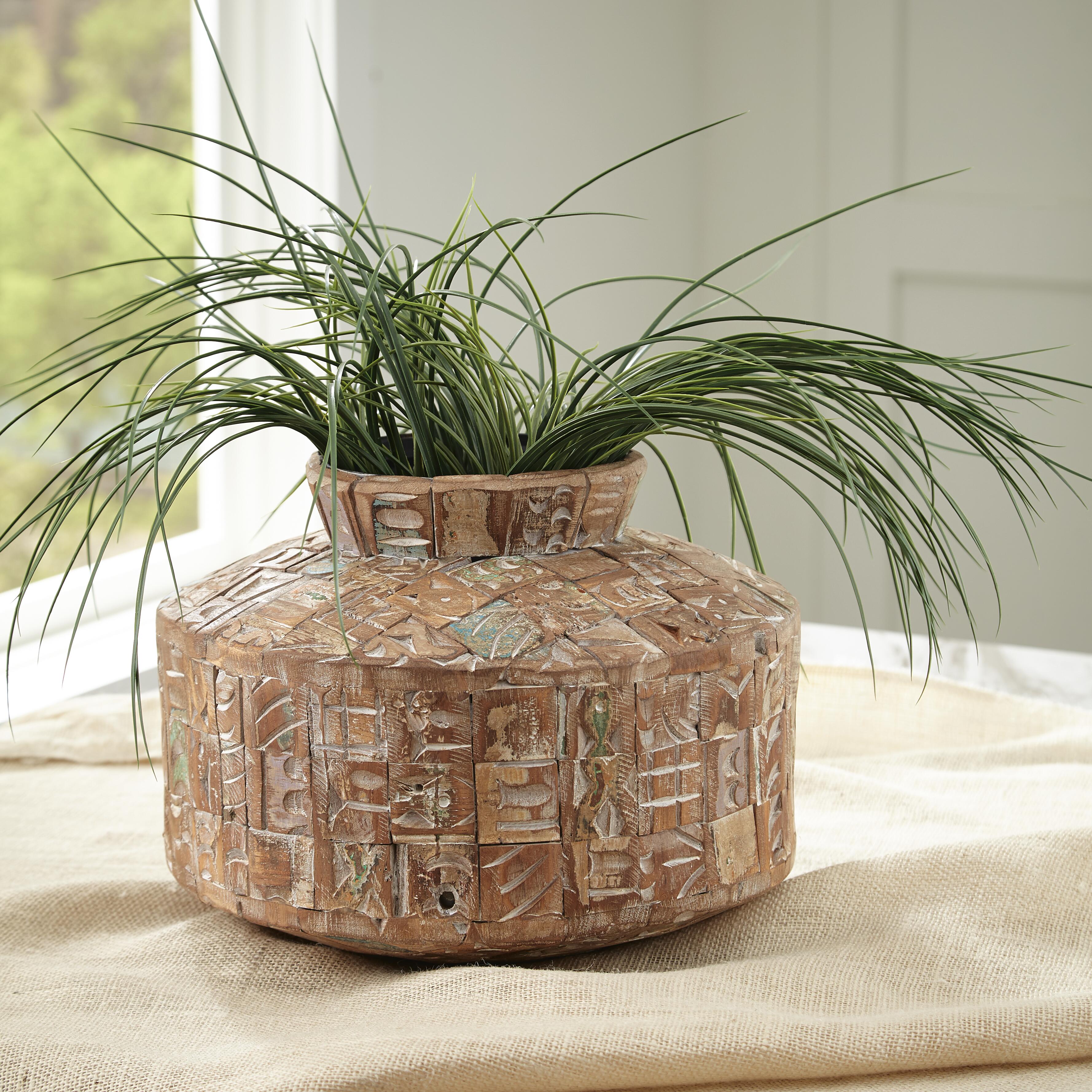 Click here for Meltland Vase  Natural/Black prices