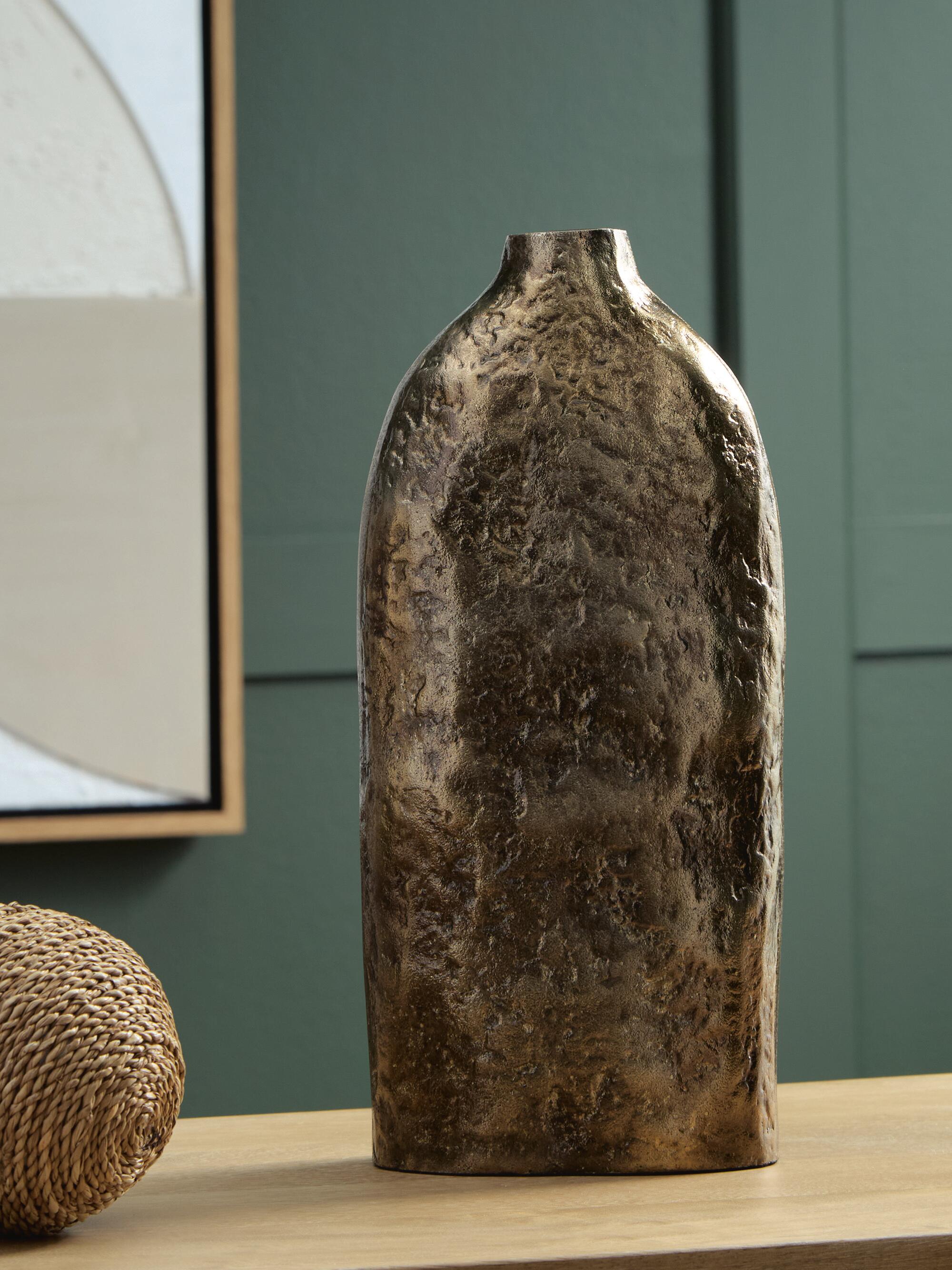 Click here for Wallmond Vase  Antique Brass Finish prices