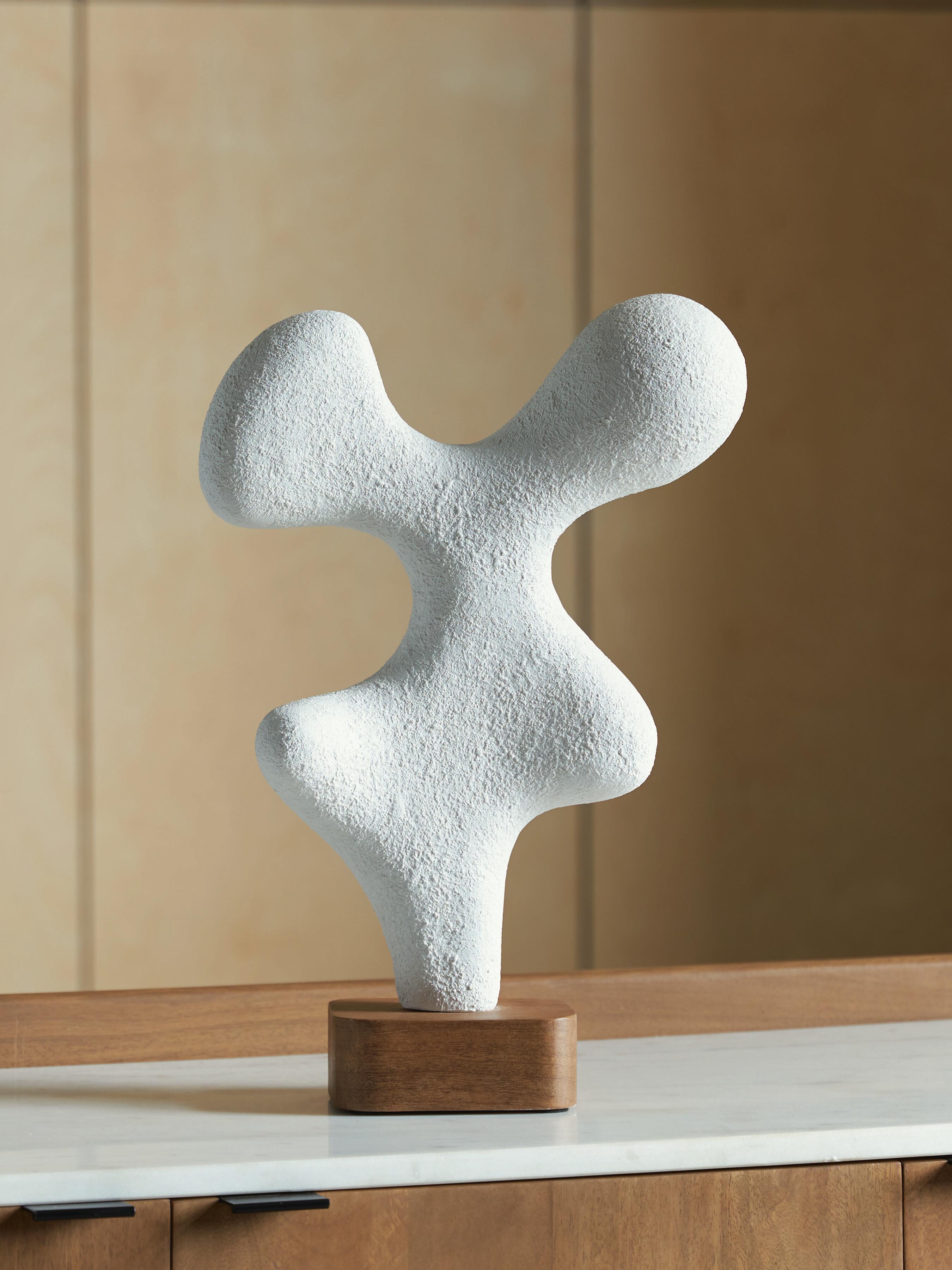 Click here for Lavarsen Sculpture  White/Brown prices