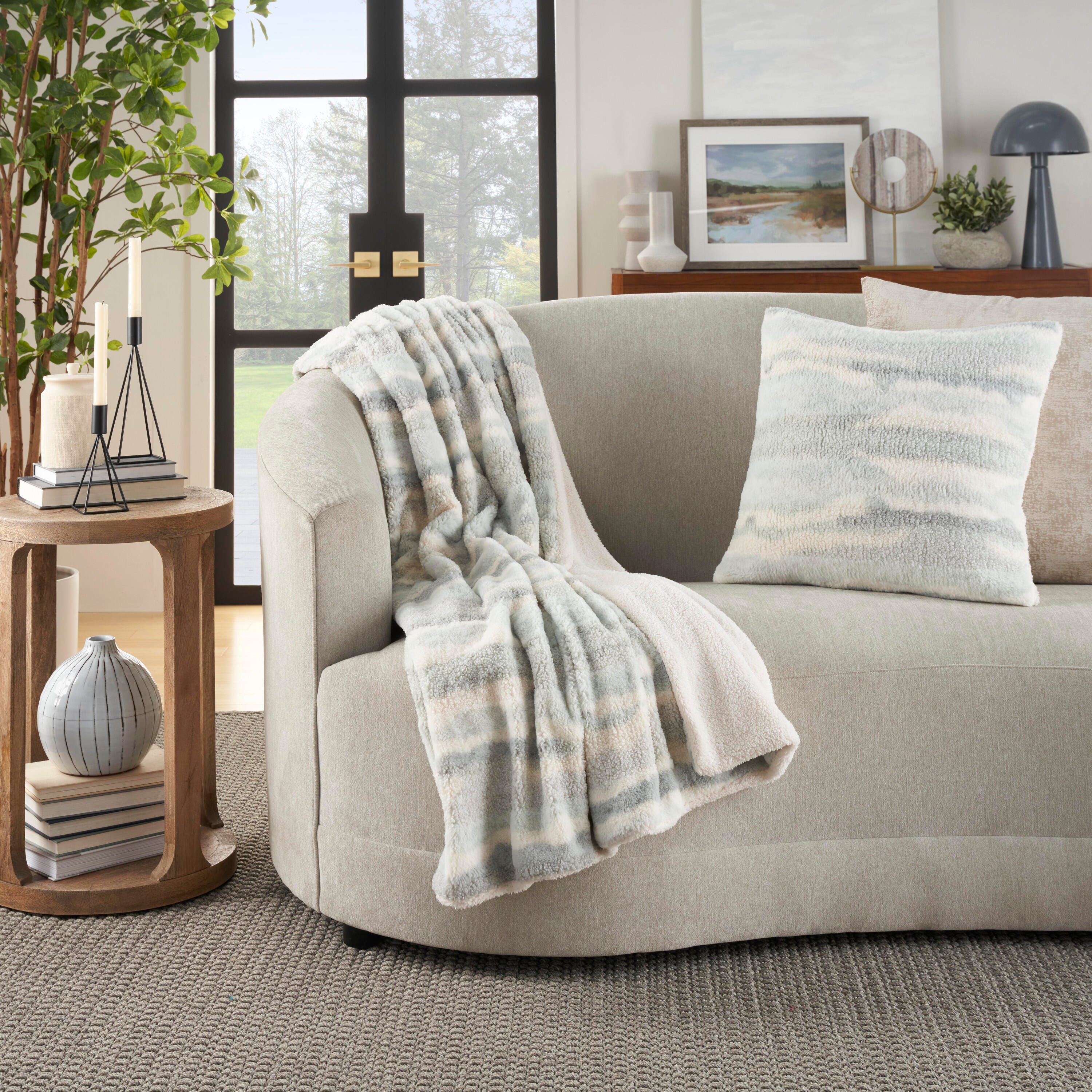 Click here for Mina Victory Faux Fur Jaquard Throw Blanket  Seafo... prices