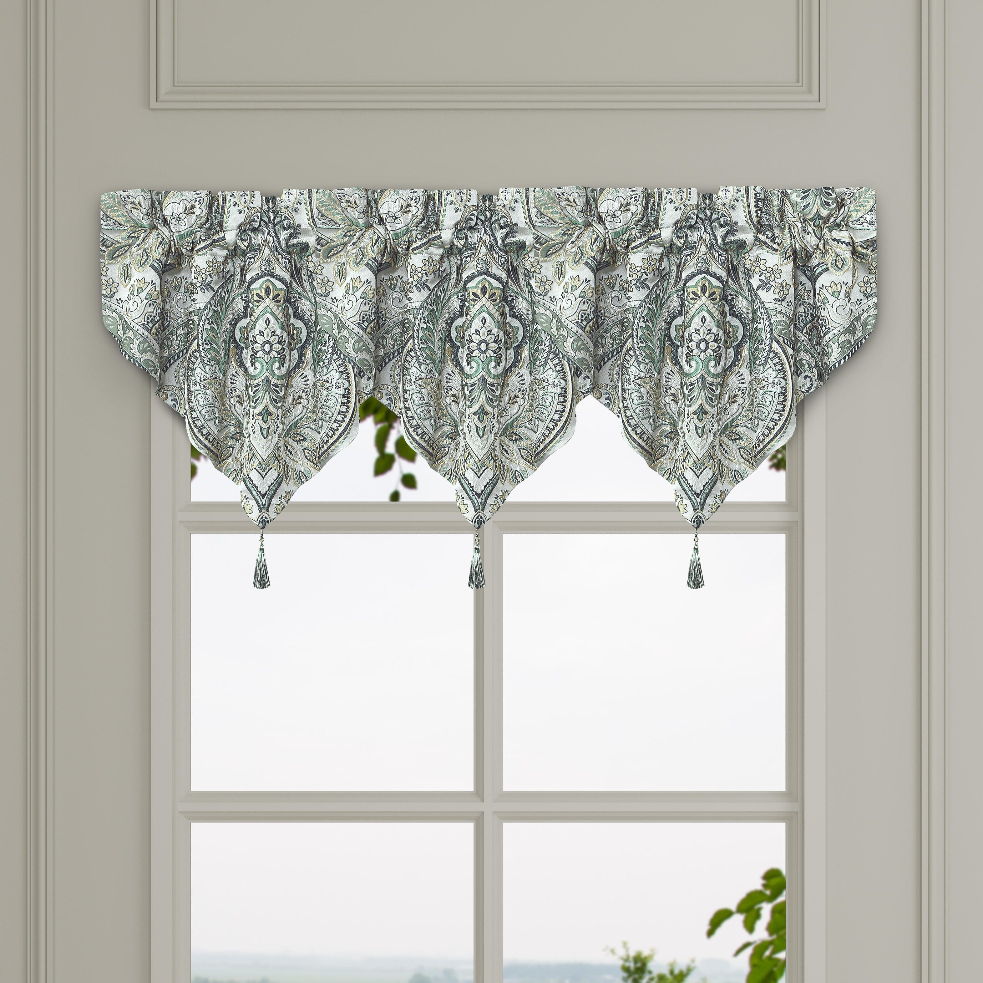 Click here for J. Queen New York Nico Ascot Valance  Spa prices