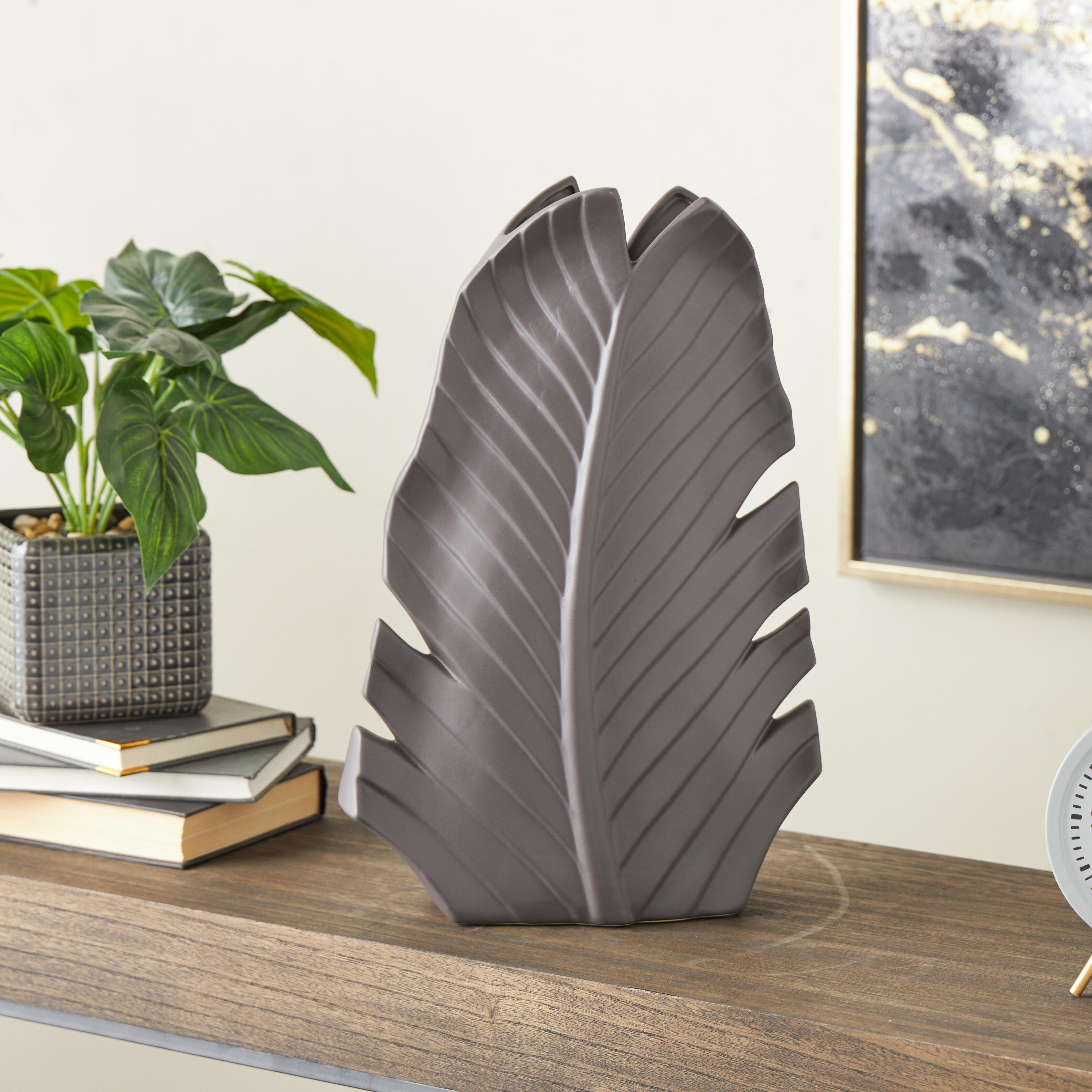 Click here for Bayberry Lane Palm Leaf Vase  Black prices