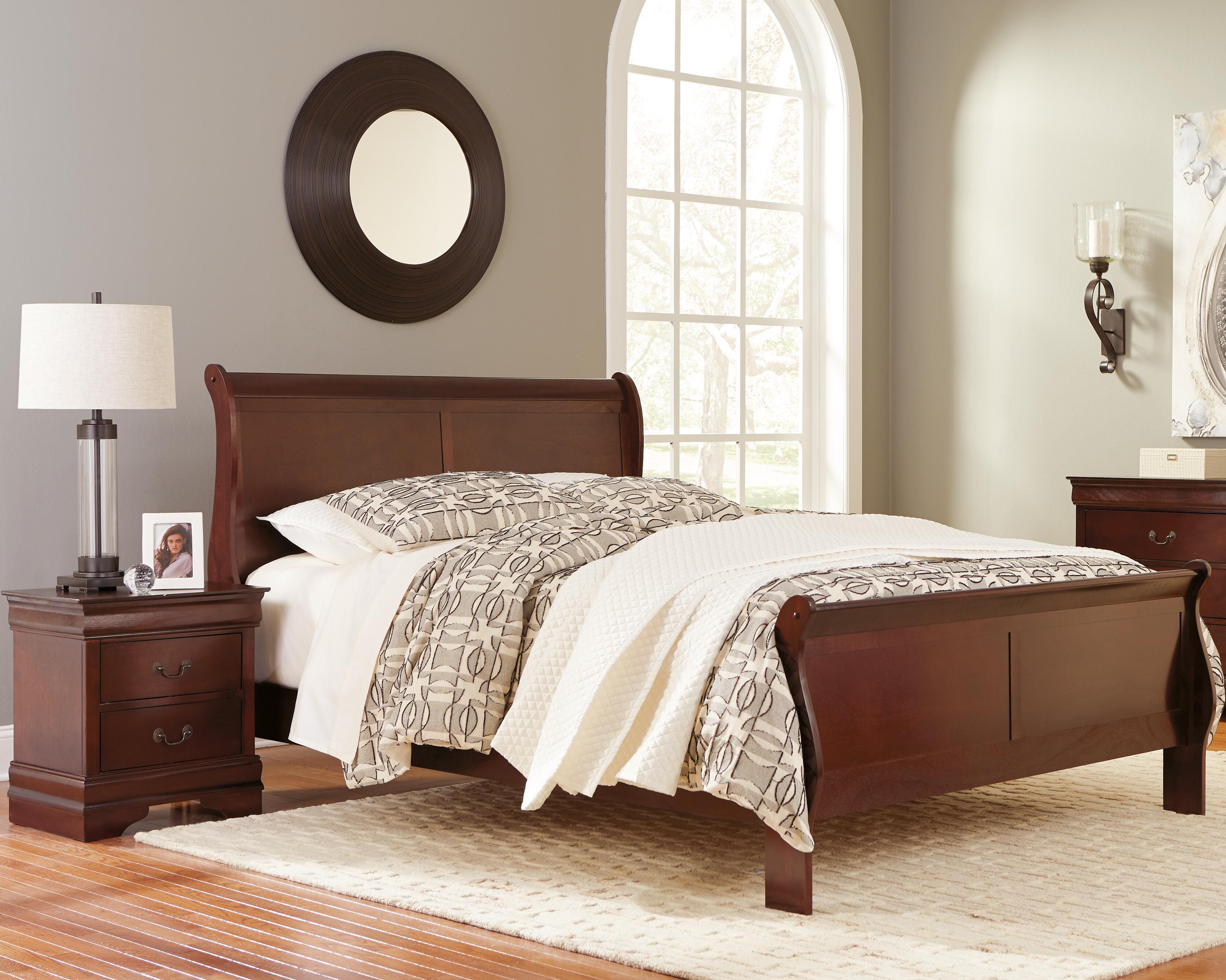 Click here for Alisdair Queen Sleigh Bed with 2 Nightstands  Redd... prices