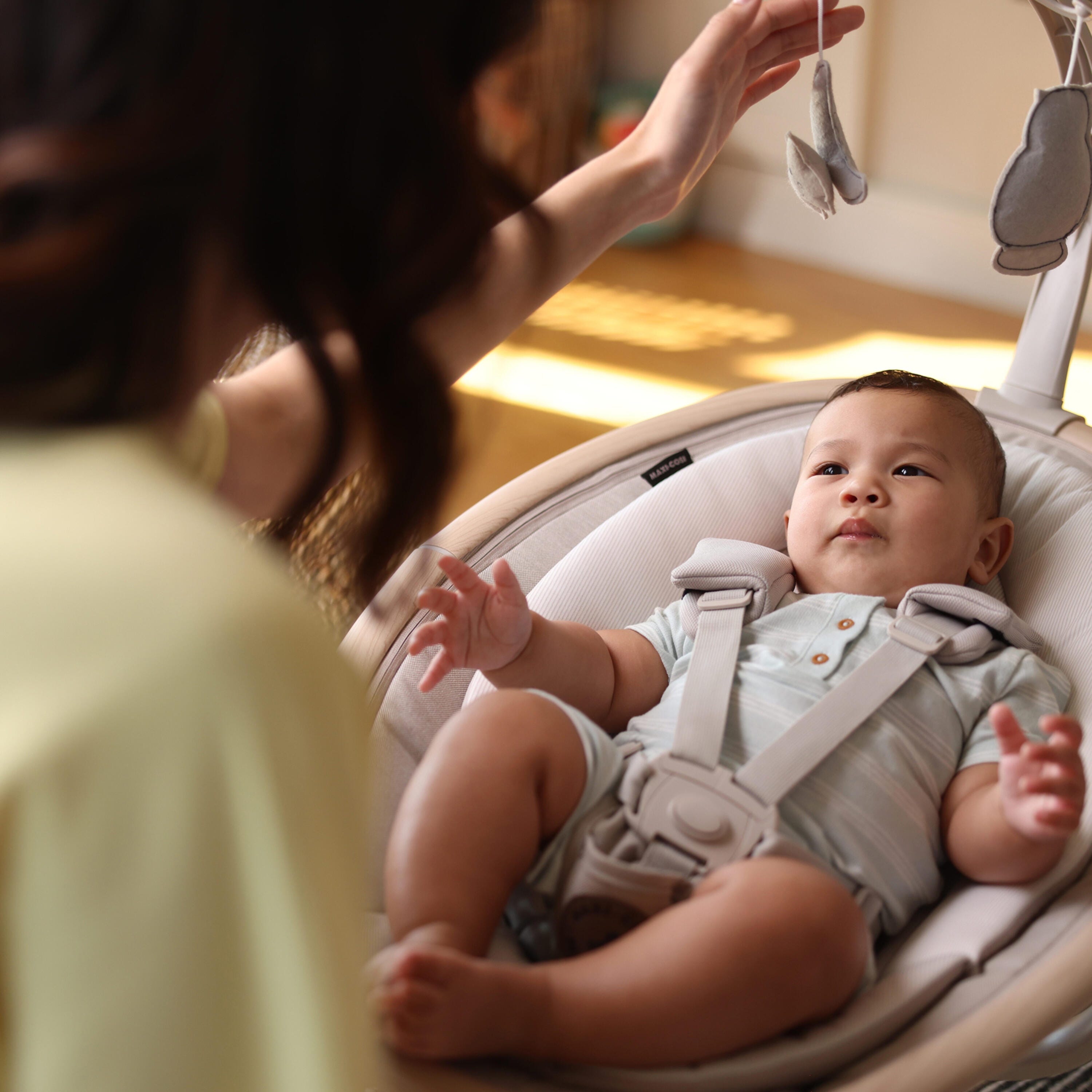 Click here for Maxi-Cosi Cassia Swing  Classic Graphite prices