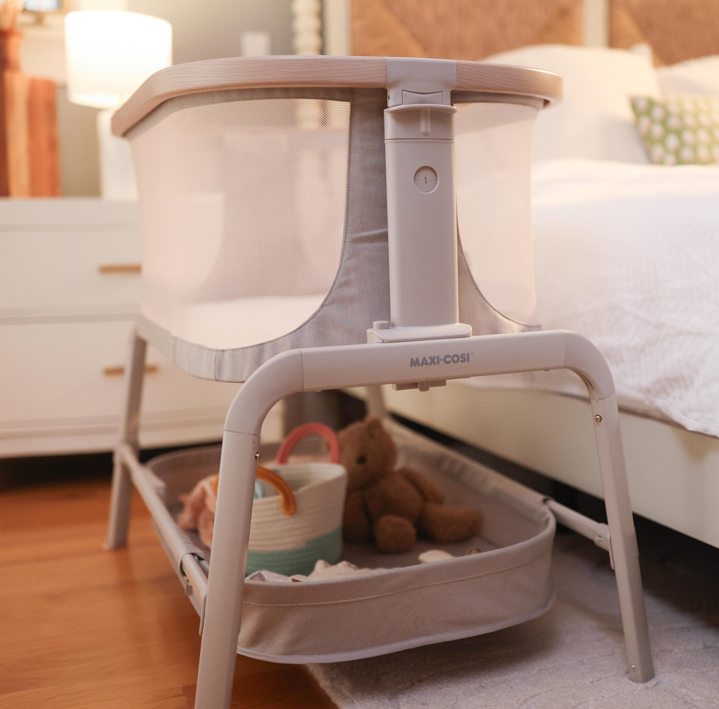 Click here for Maxi-Cosi Iora Bedside Bassinet  Tan prices