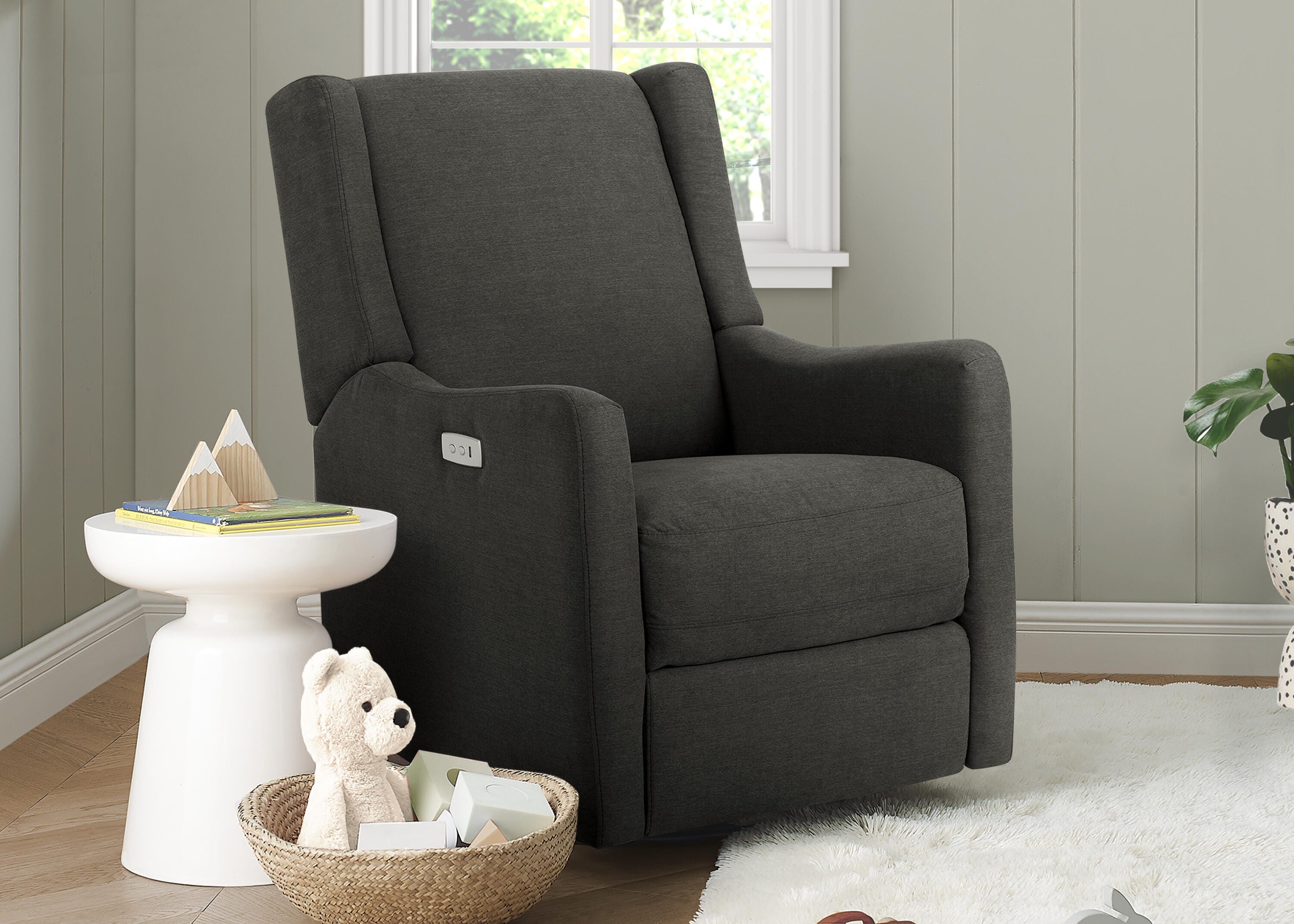 Click here for Delta Children Mercer Electronic Power Recliner an... prices