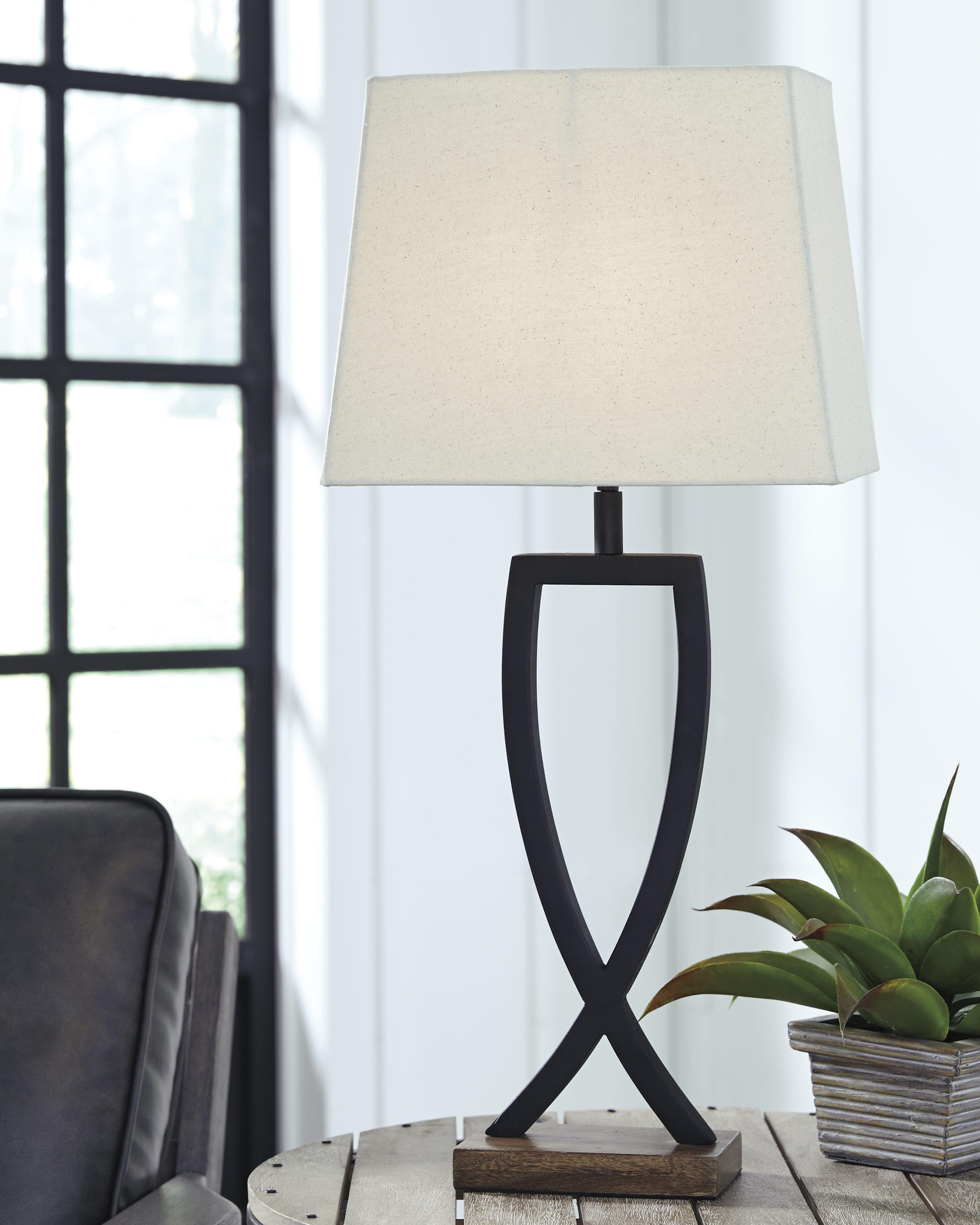 Click here for Makara Table Lamp (Set of 2)  Black/Brown prices