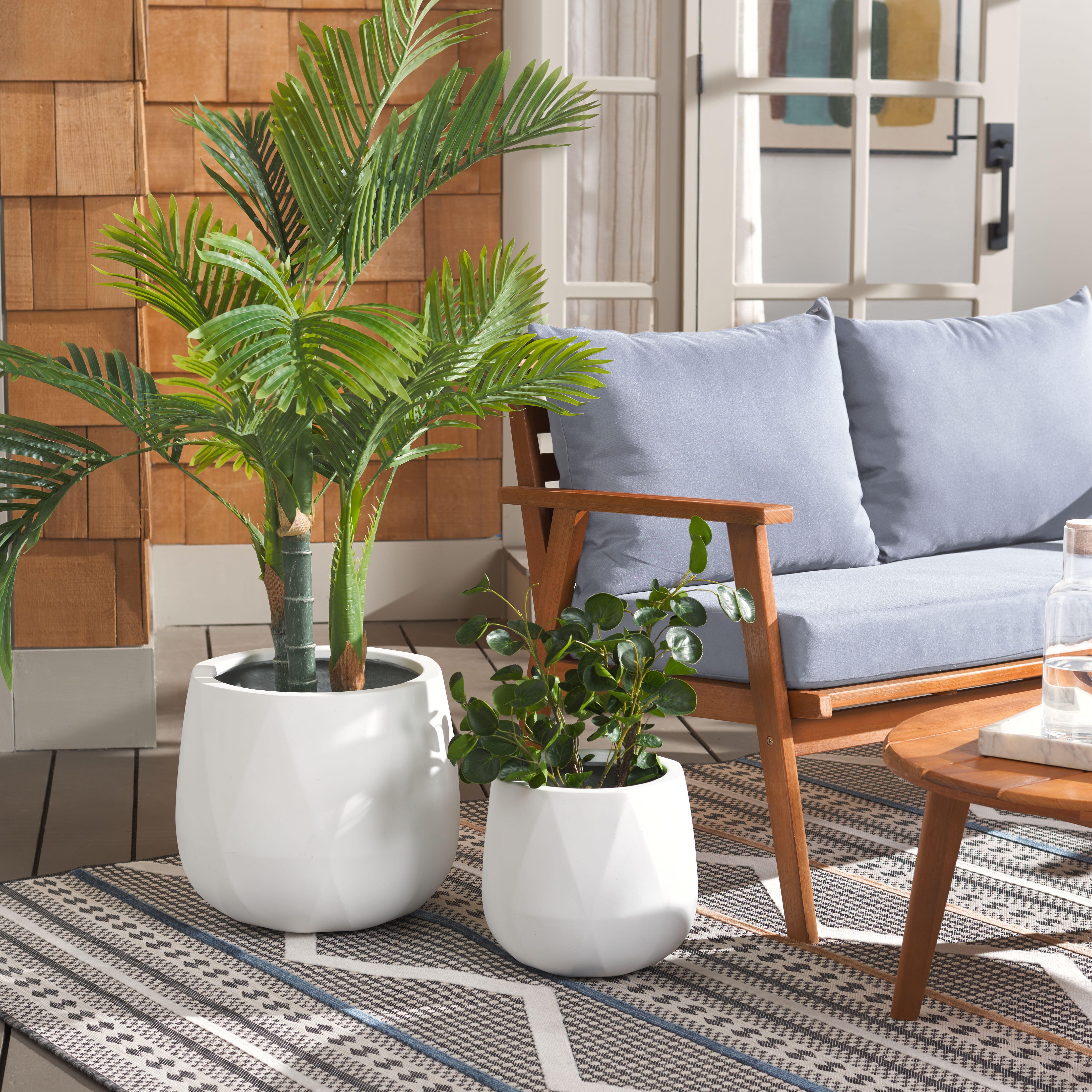 Click here for Safavieh Kane Outdoor Planter (Set of 2)  White prices
