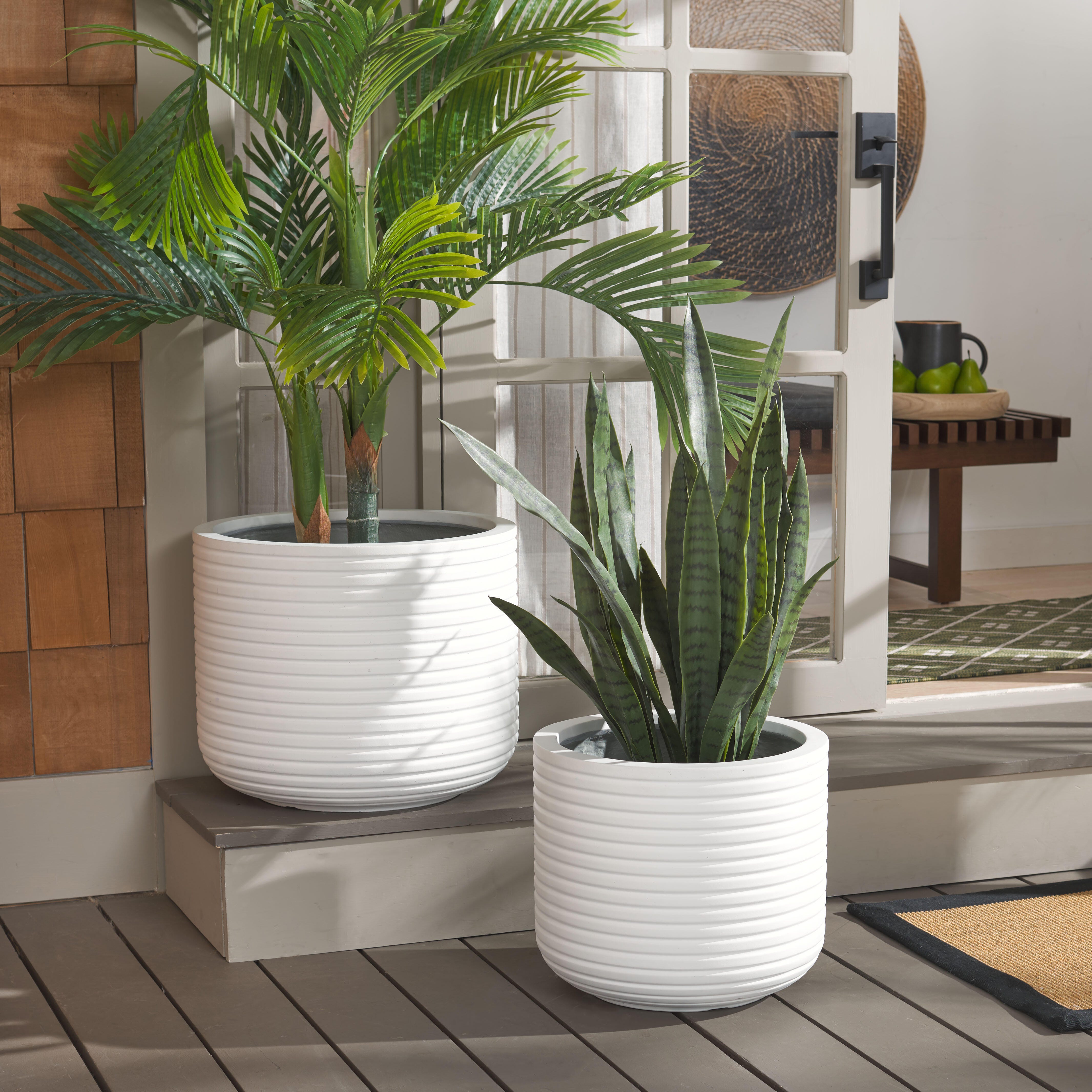 Click here for Safavieh Nardo Outdoor Planter (Set of 2)  White prices