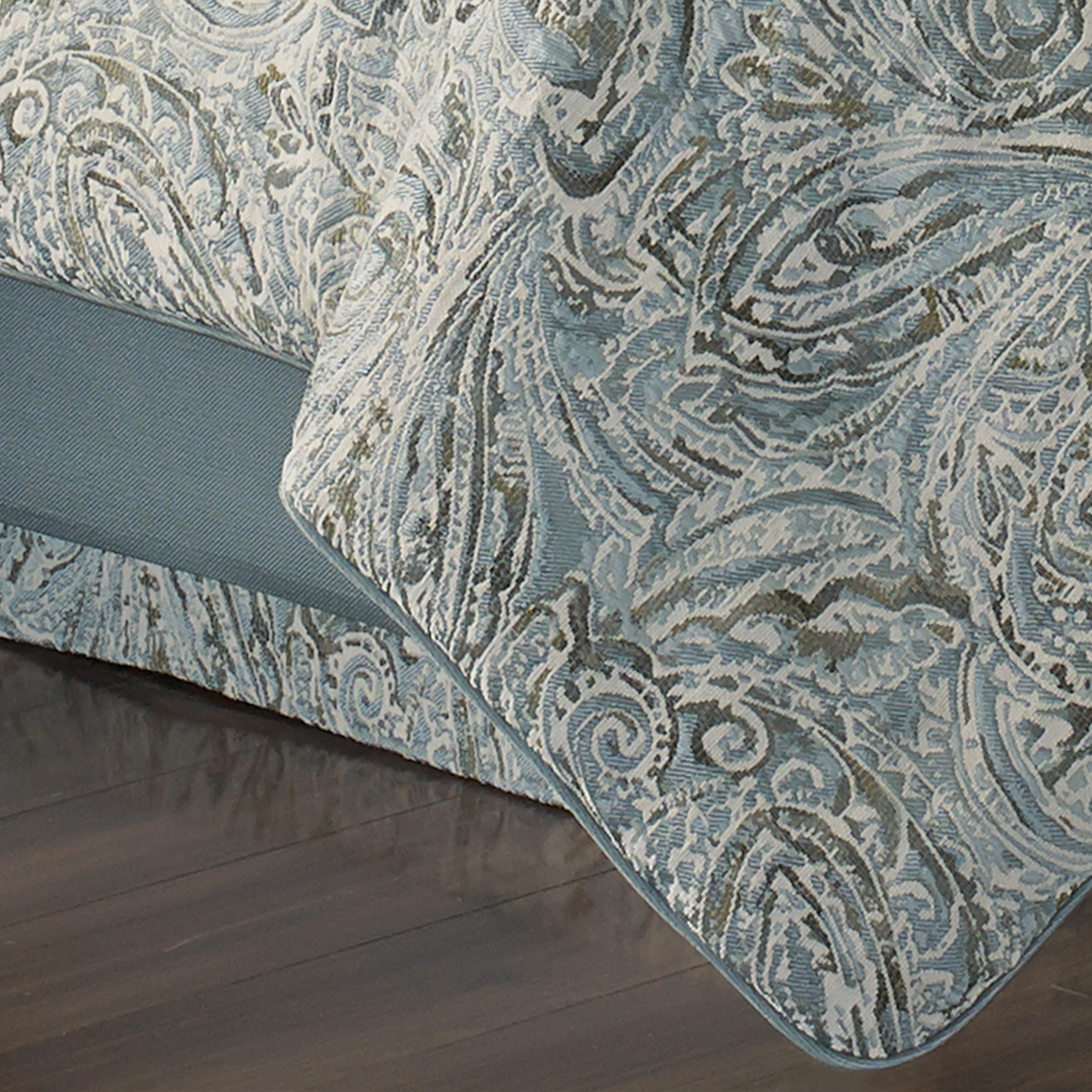 Click here for J. Queen New York Giovani King 4 Piece Comforter S... prices