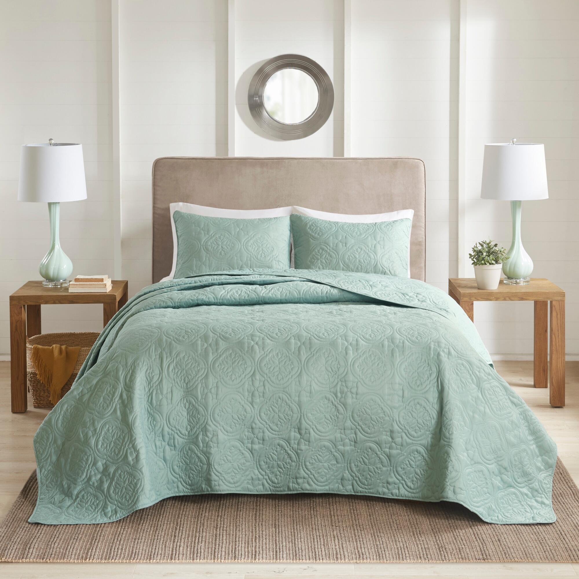 Click here for Glen 3 Piece Reversible Full/Queen Bedspread Set... prices