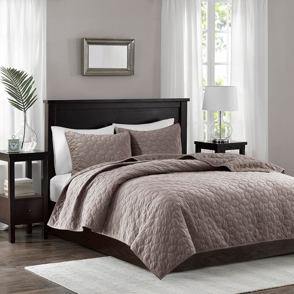 Click here for Harper Full/Queen 3 Piece Velvet Quilt Set  Taupe prices