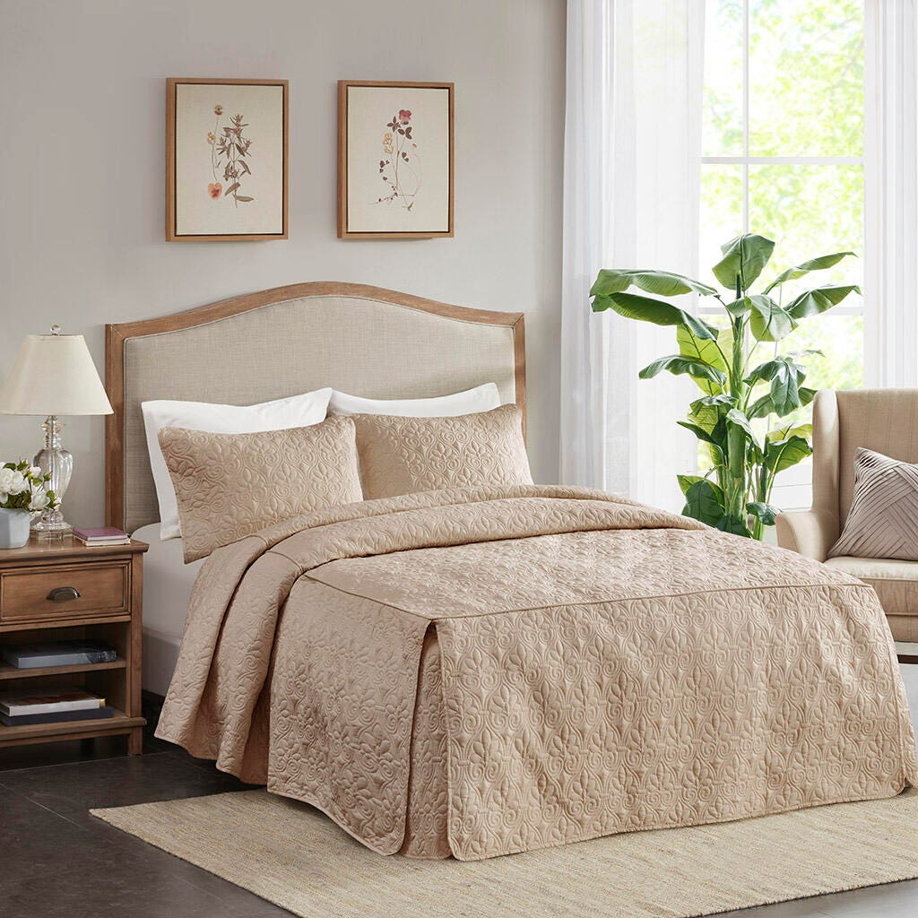 Click here for Quebec Queen 3 Piece Split Corner Pleated Quilted... prices