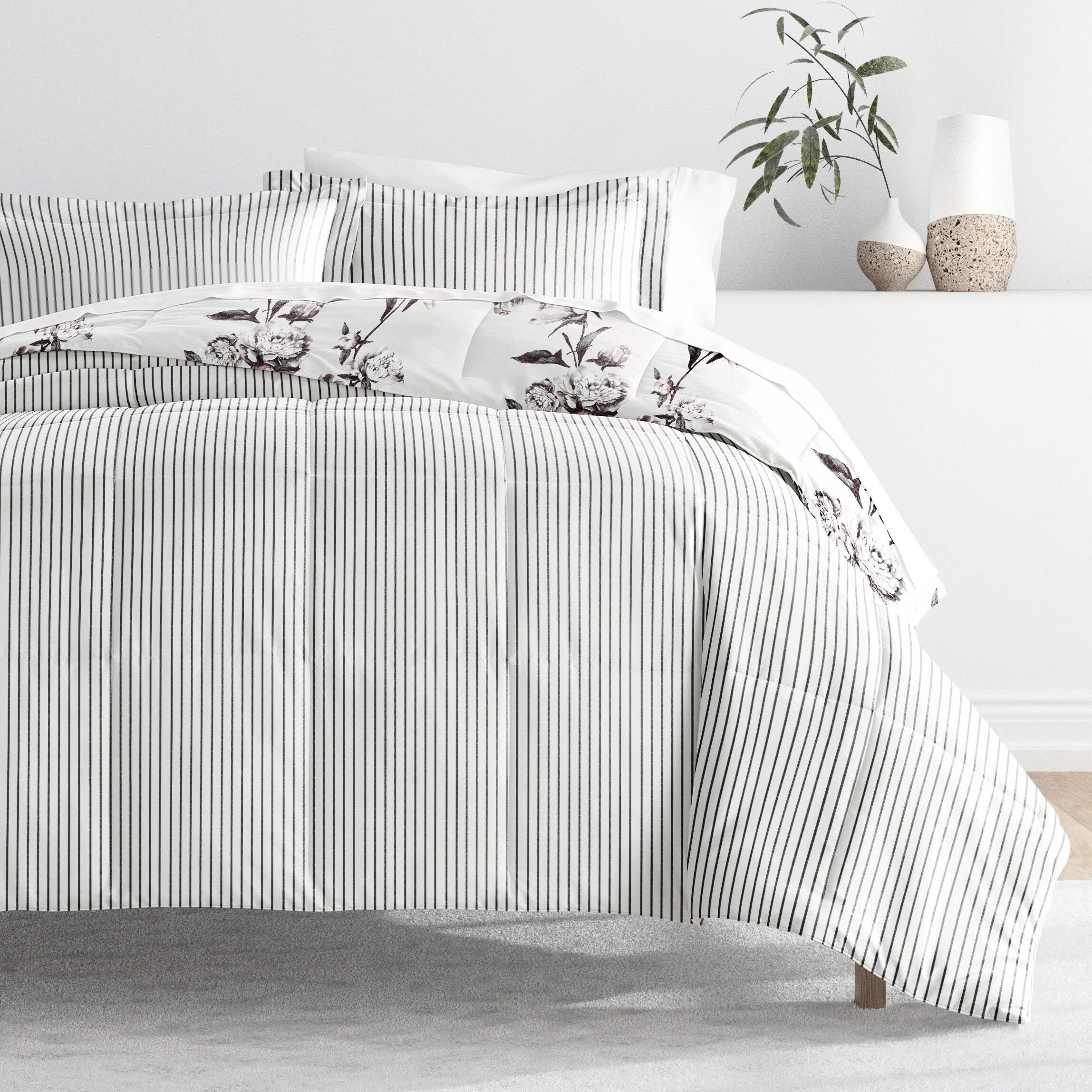 Click here for iEnjoy Home Vintage Magnolia Full/Queen Comforter... prices