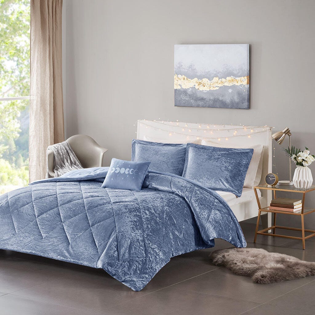 Click here for Intelligent Design Velvet Full/Queen Comforter Set... prices