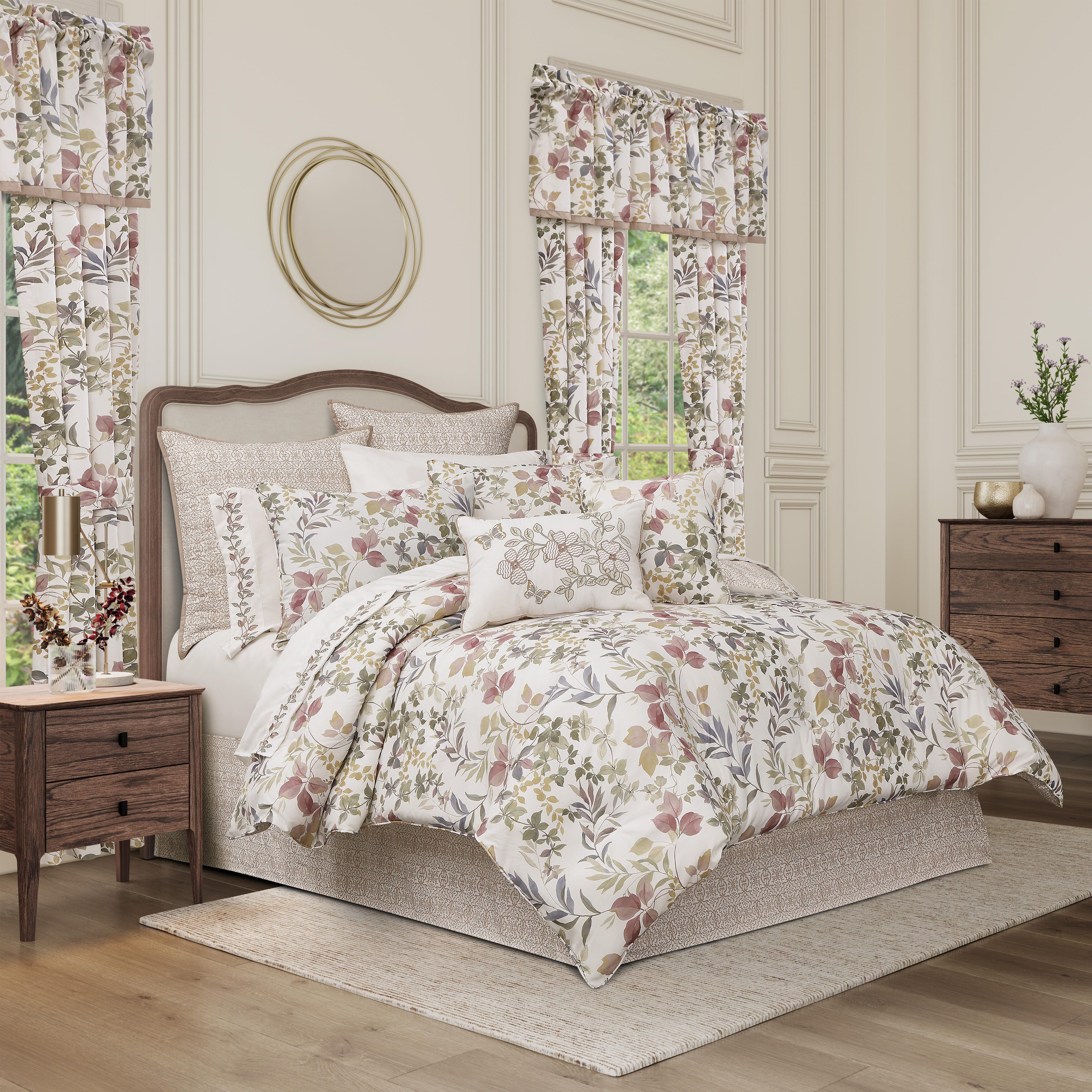 Click here for Royal Court Rosewood Queen 4 Piece Comforter Set prices