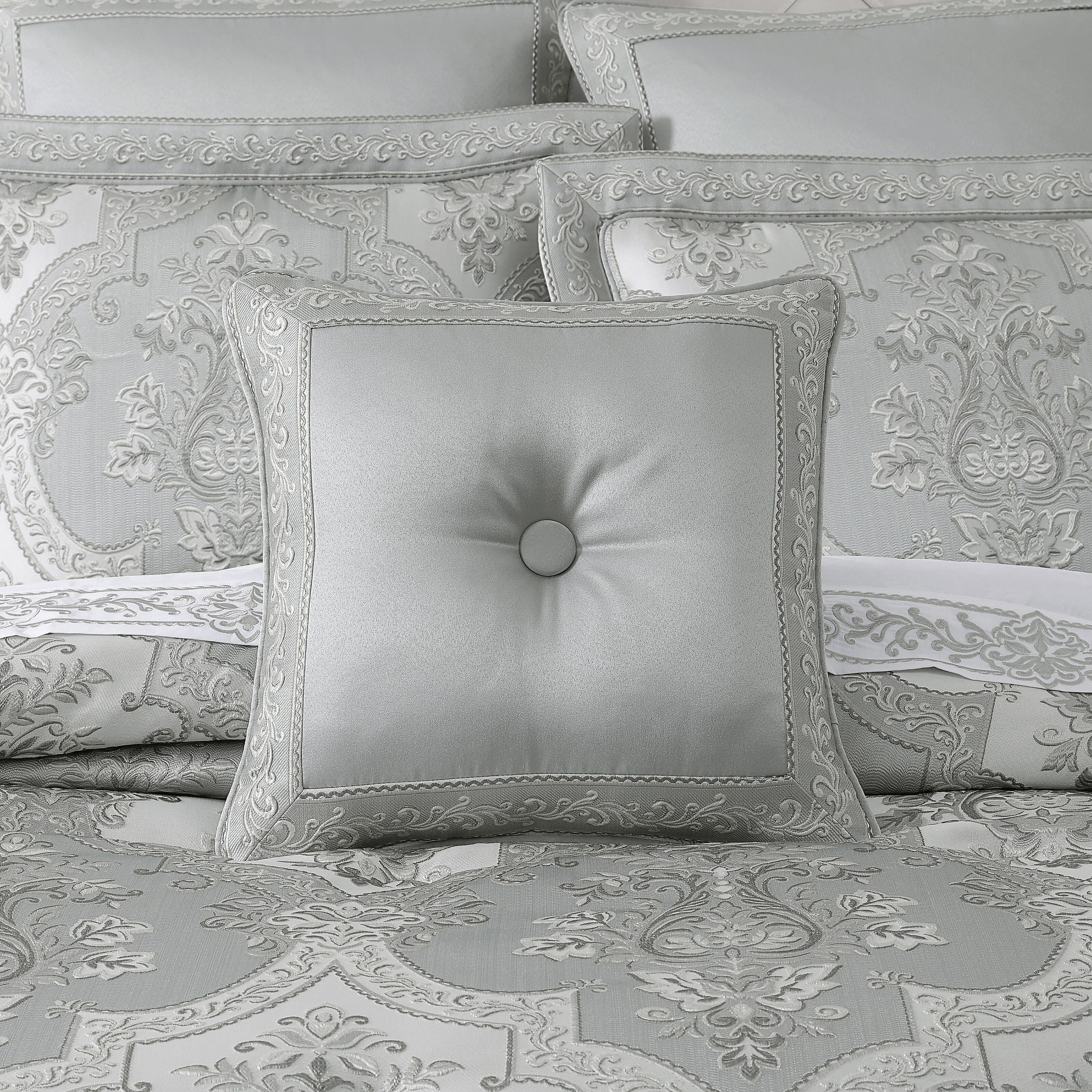 Click here for J. Queen New York Sondra Sondra Decorative Throw P... prices