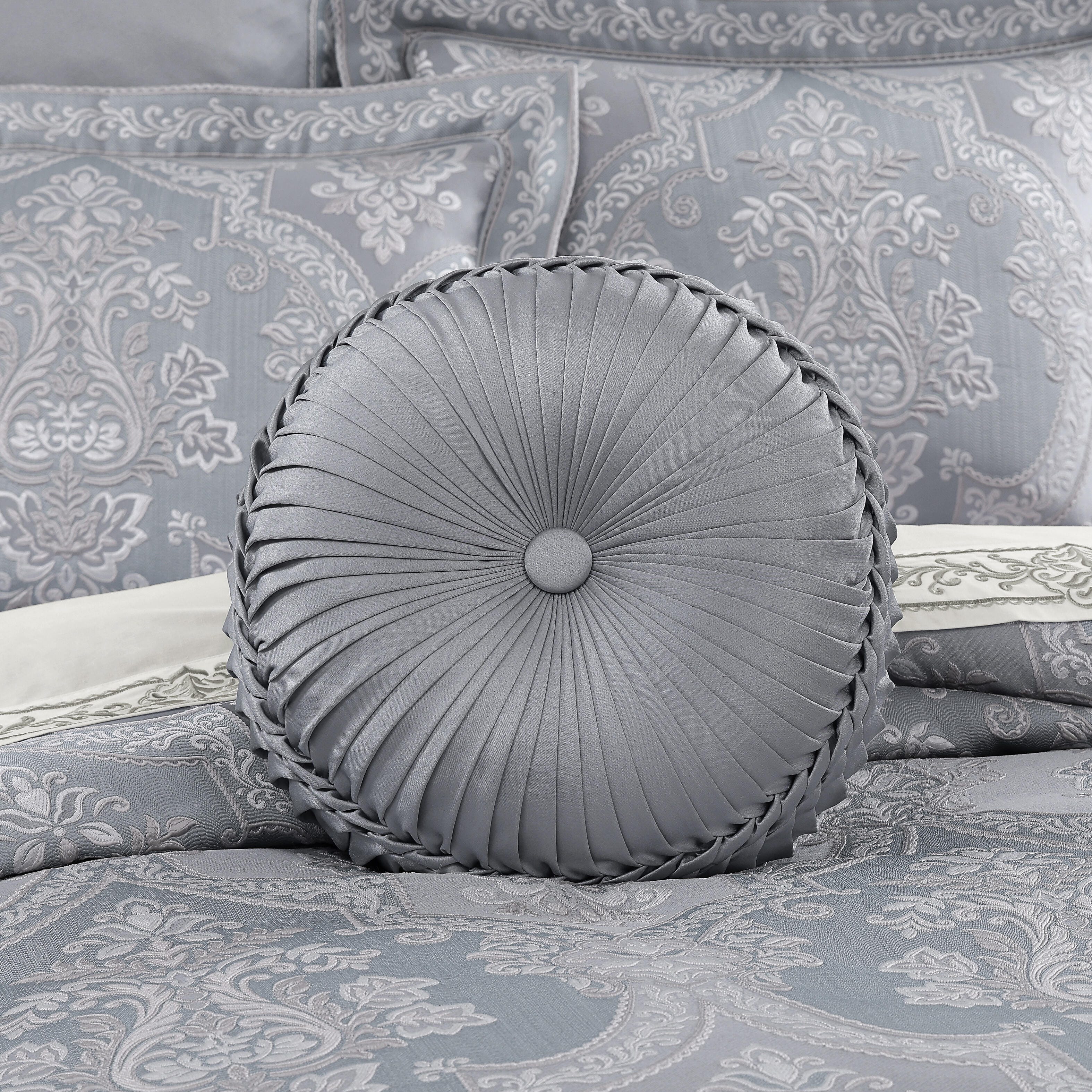 Click here for J. Queen New York Sondra Tufted Decorative Throw P... prices