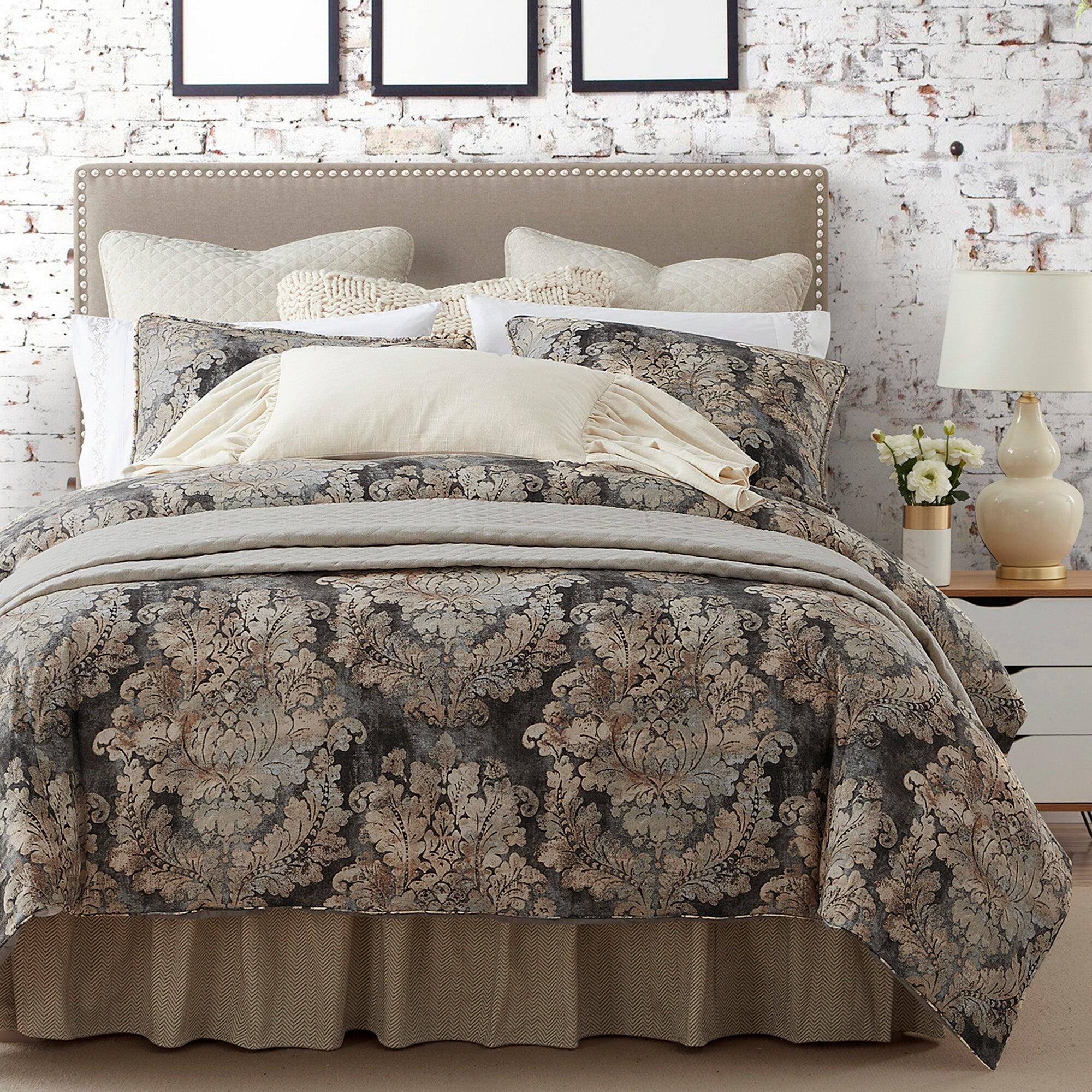 Click here for HiEnd Accents Victoria 3-Piece King Comforter Set... prices