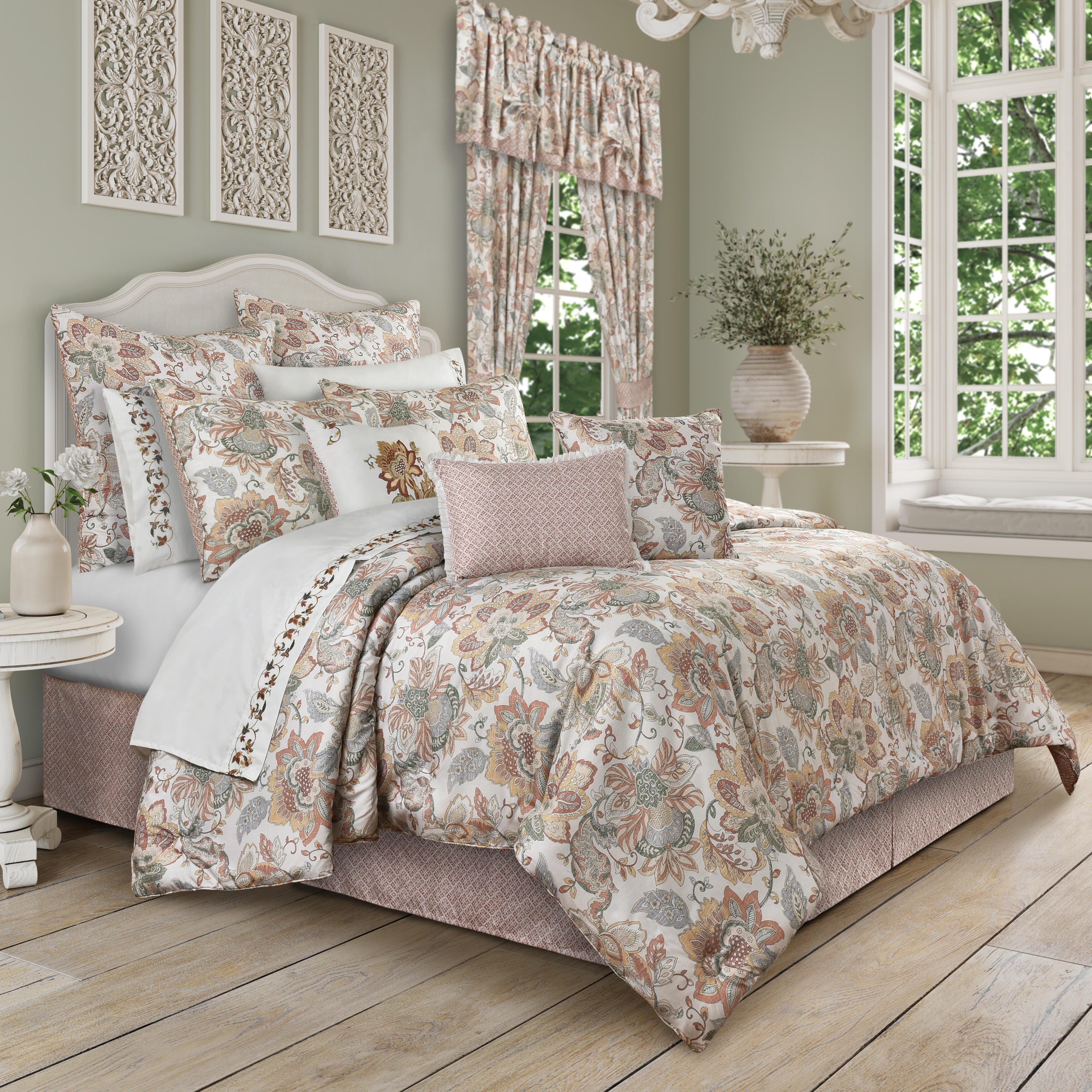 Click here for Royal Court Janessa 4 Piece Full Comforter Set  Sp... prices