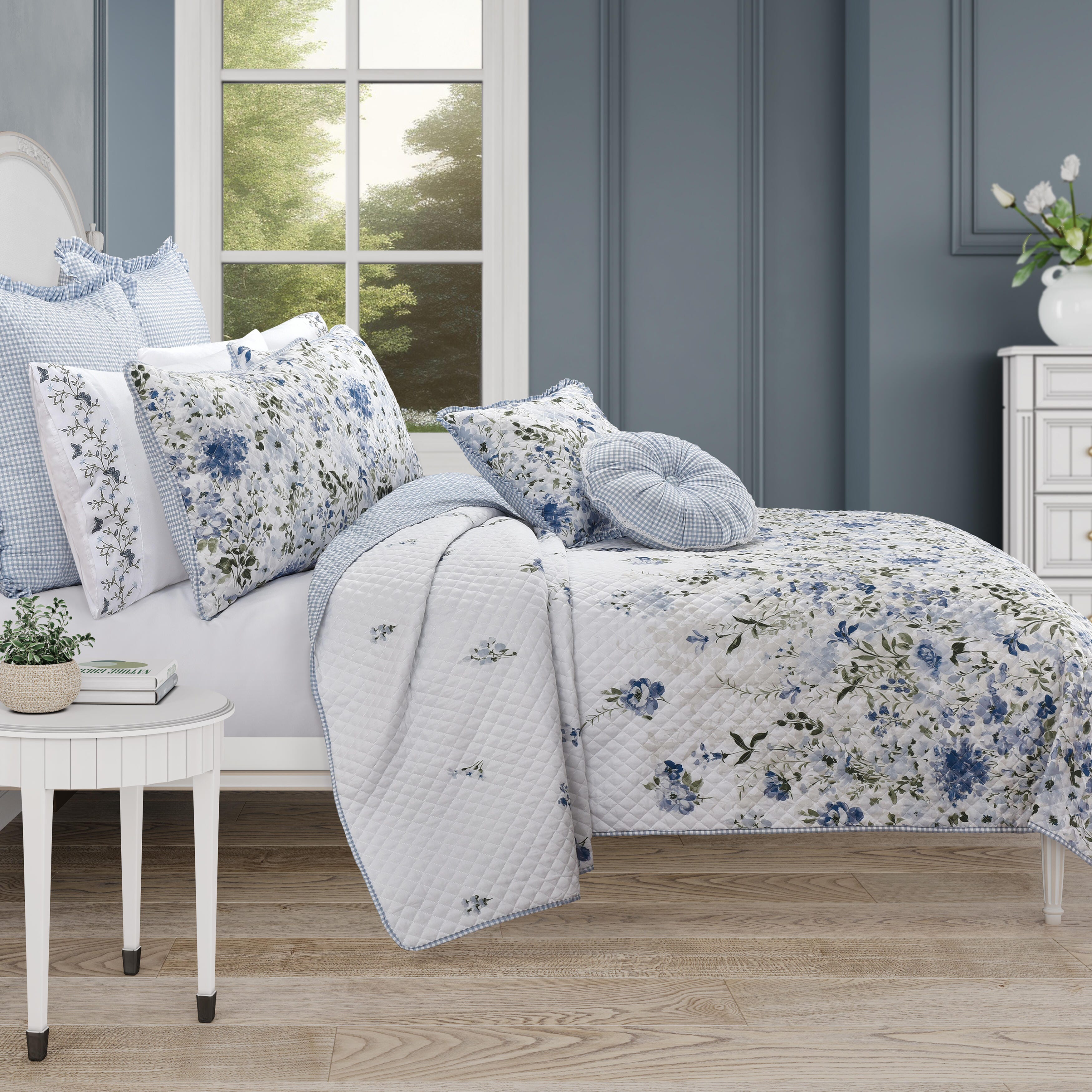 Click here for Royal Court Kourtney 3 Piece Full/Queen Quilt Set... prices