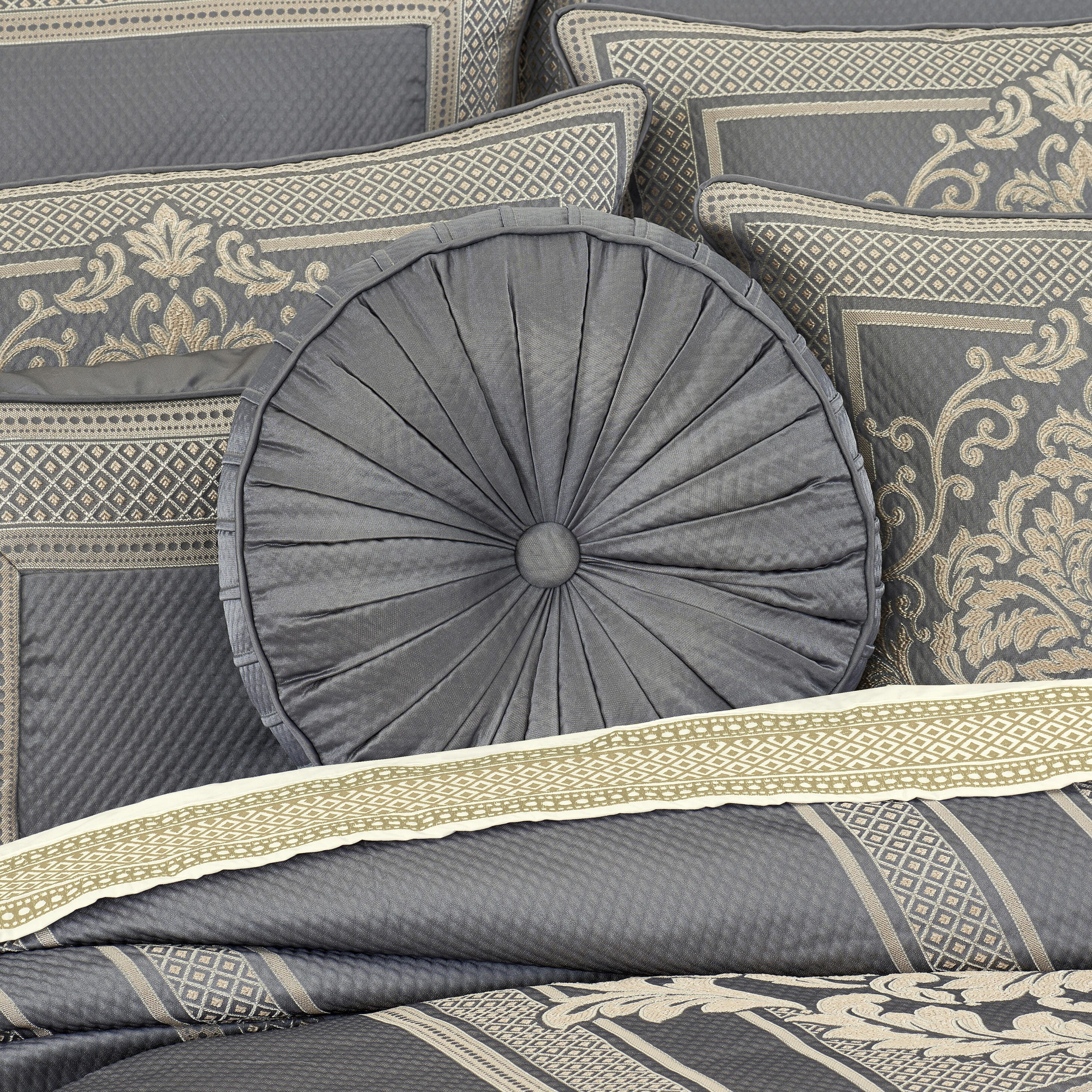 Click here for J. Queen New York Excelsior Decorative Throw Pillo... prices