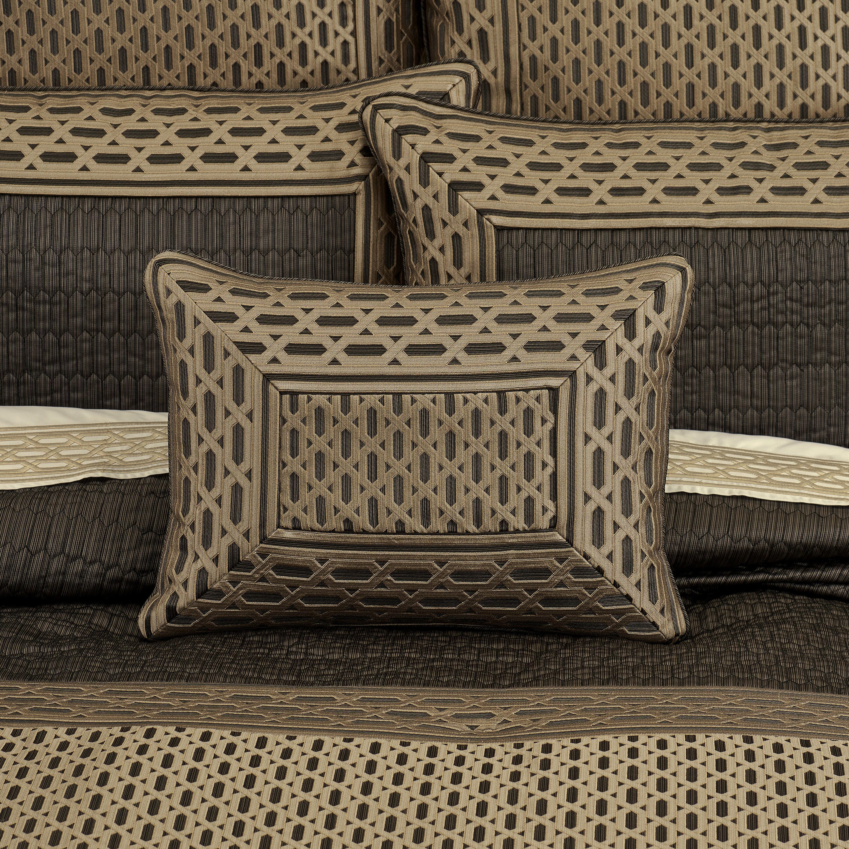 Click here for J. Queen New York Metropolitan Boudoir Decorative... prices