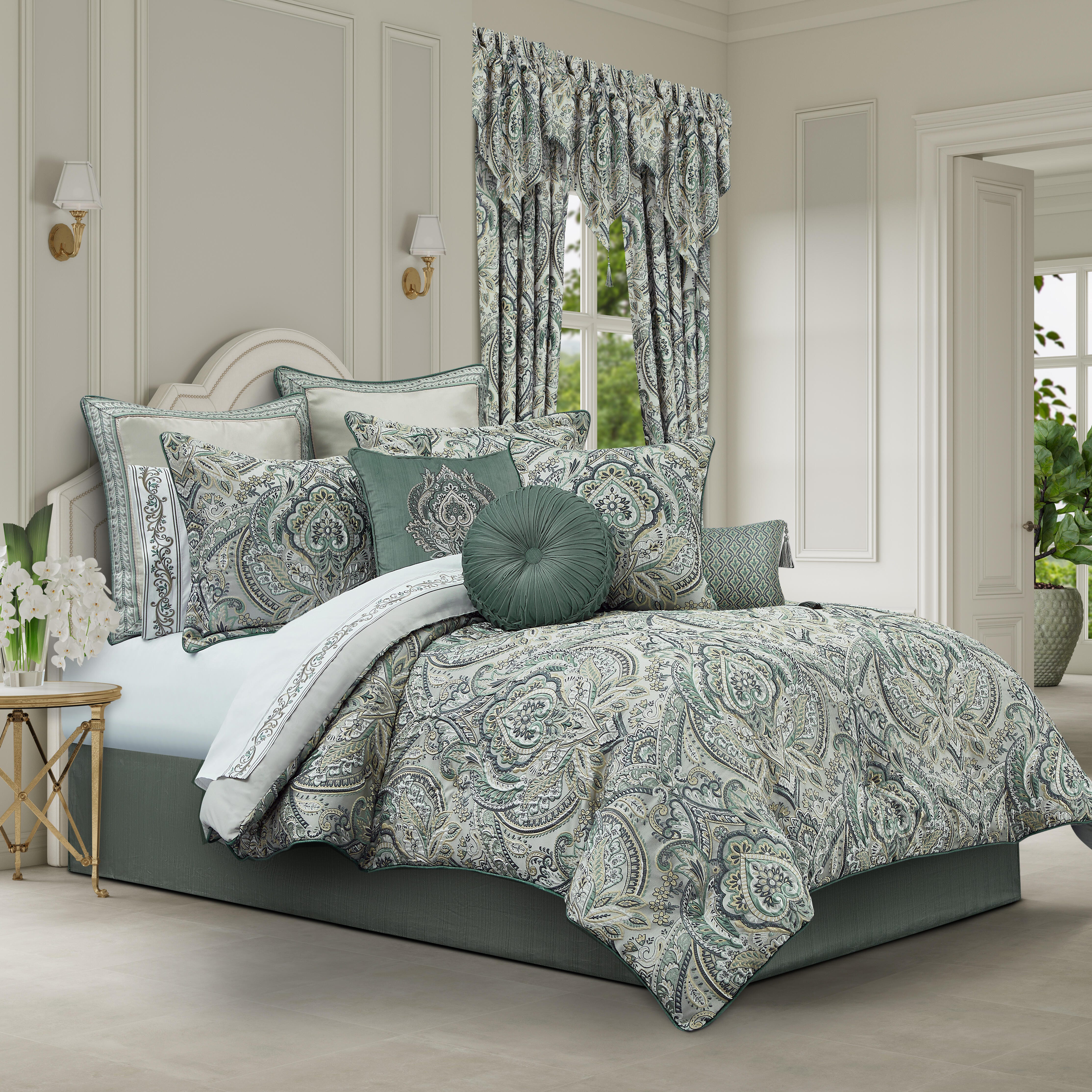 Click here for J. Queen New York Nico 4-Piece Queen Comforter Set... prices