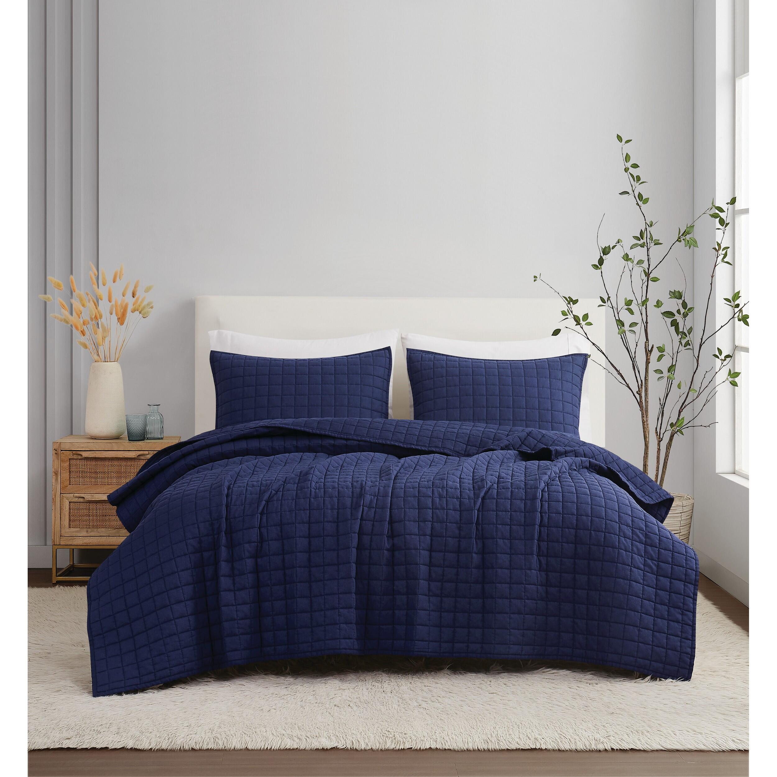 Click here for Brooklyn Loom Solid 3-Piece Full/Queen Quilt Set... prices