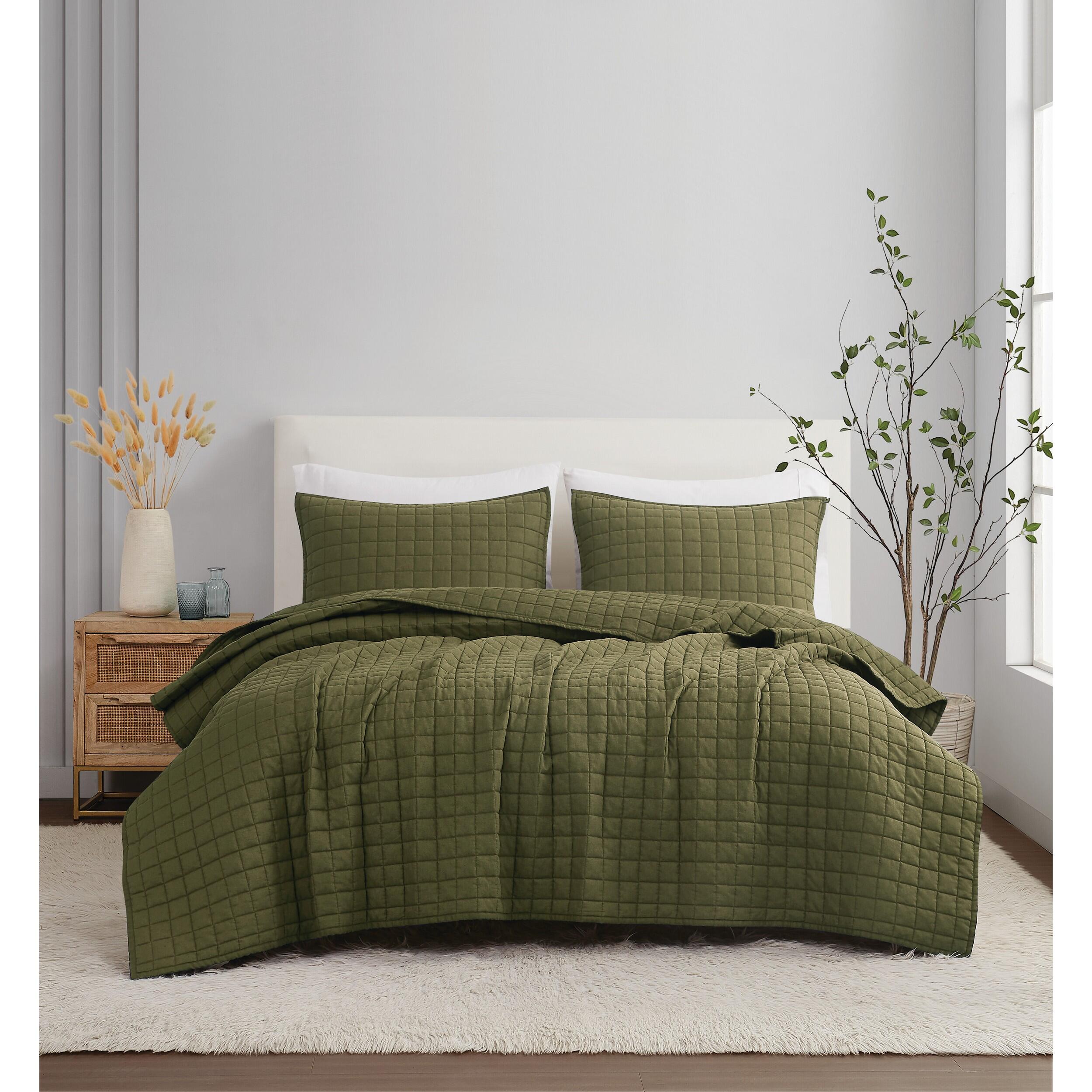 Click here for Brooklyn Loom Solid 3-Piece Full/Queen Quilt Set... prices