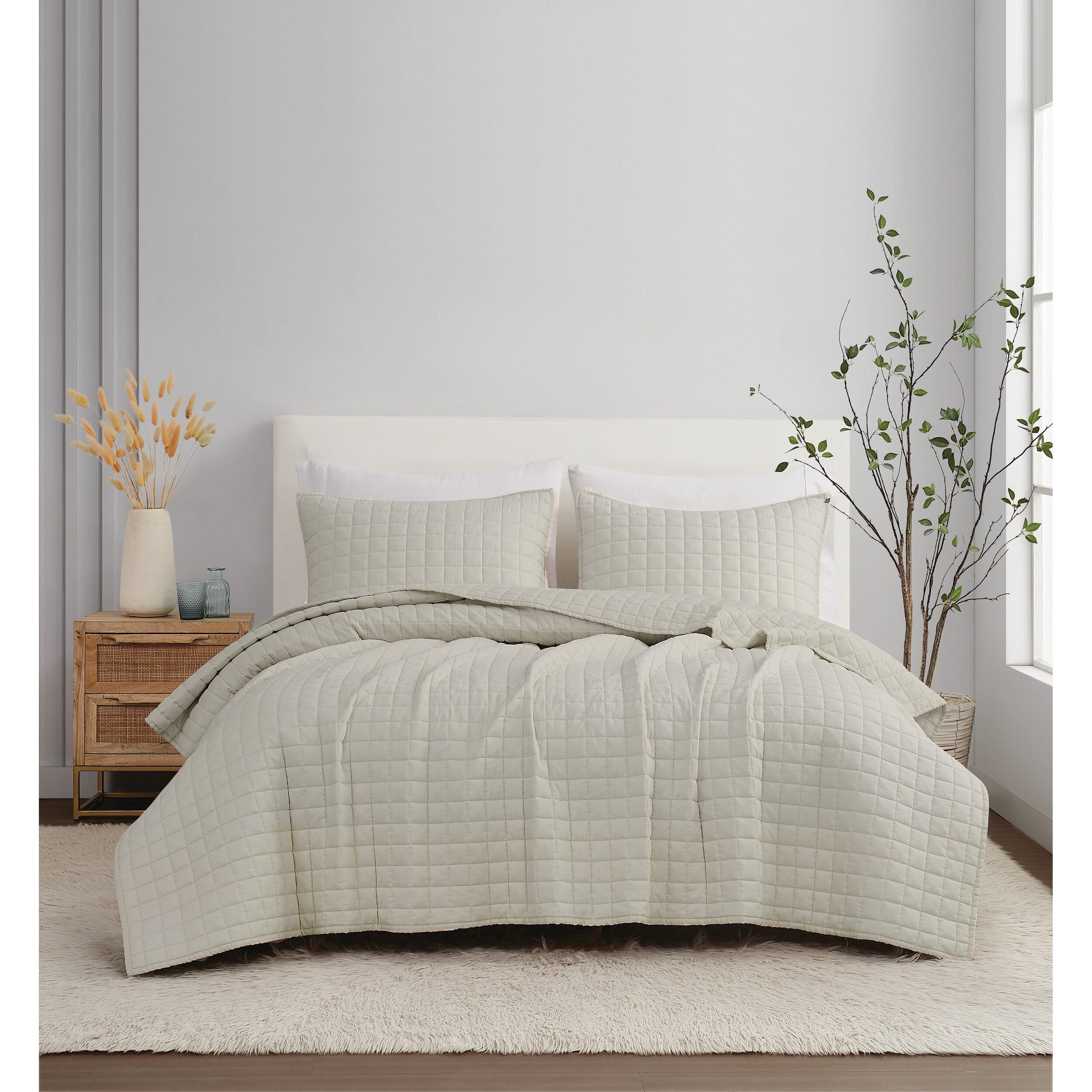 Click here for Brooklyn Loom Solid 3-Piece Full/Queen Quilt Set... prices