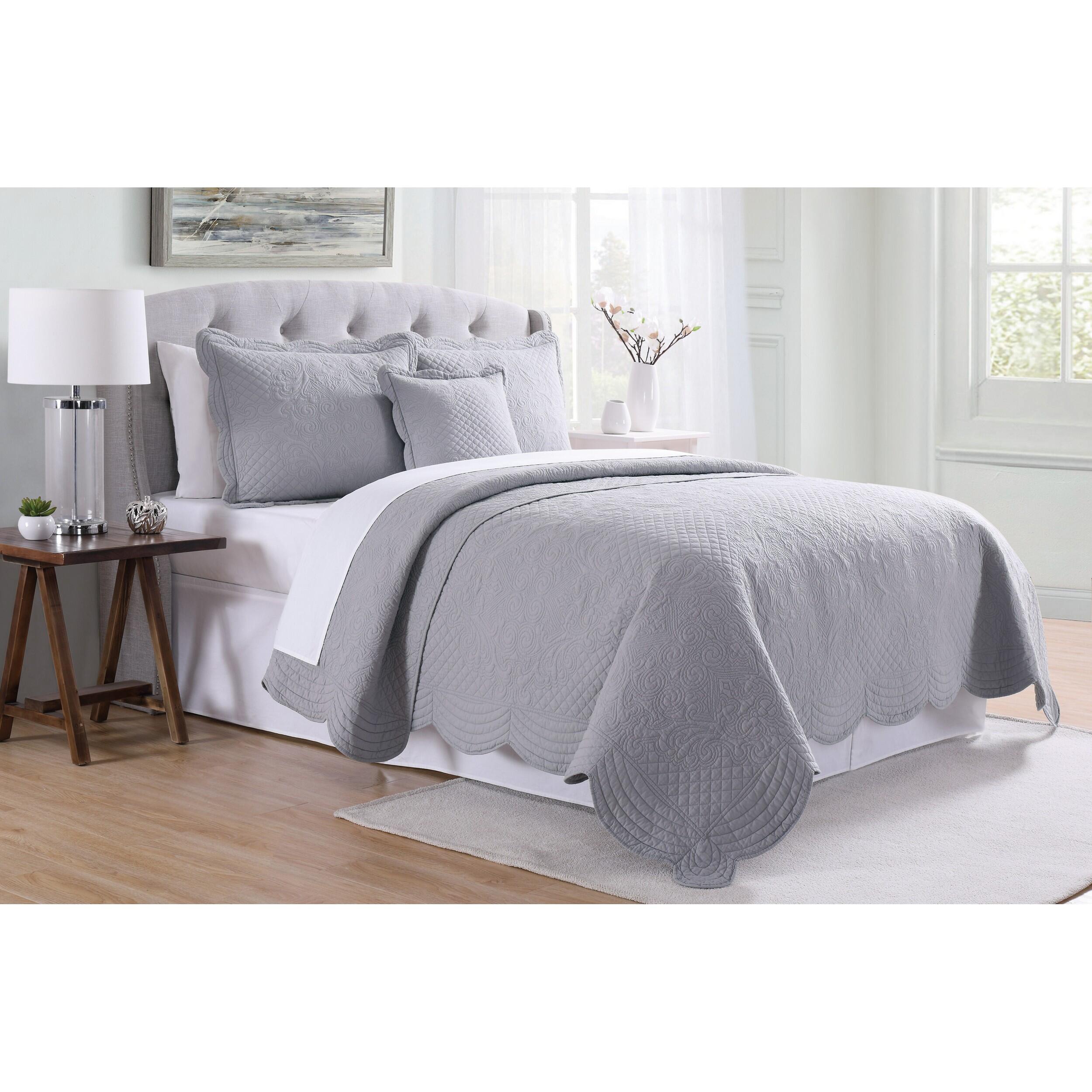 Click here for French Tile Scalloped 2-Piece Twin Quilt Set  Gray prices