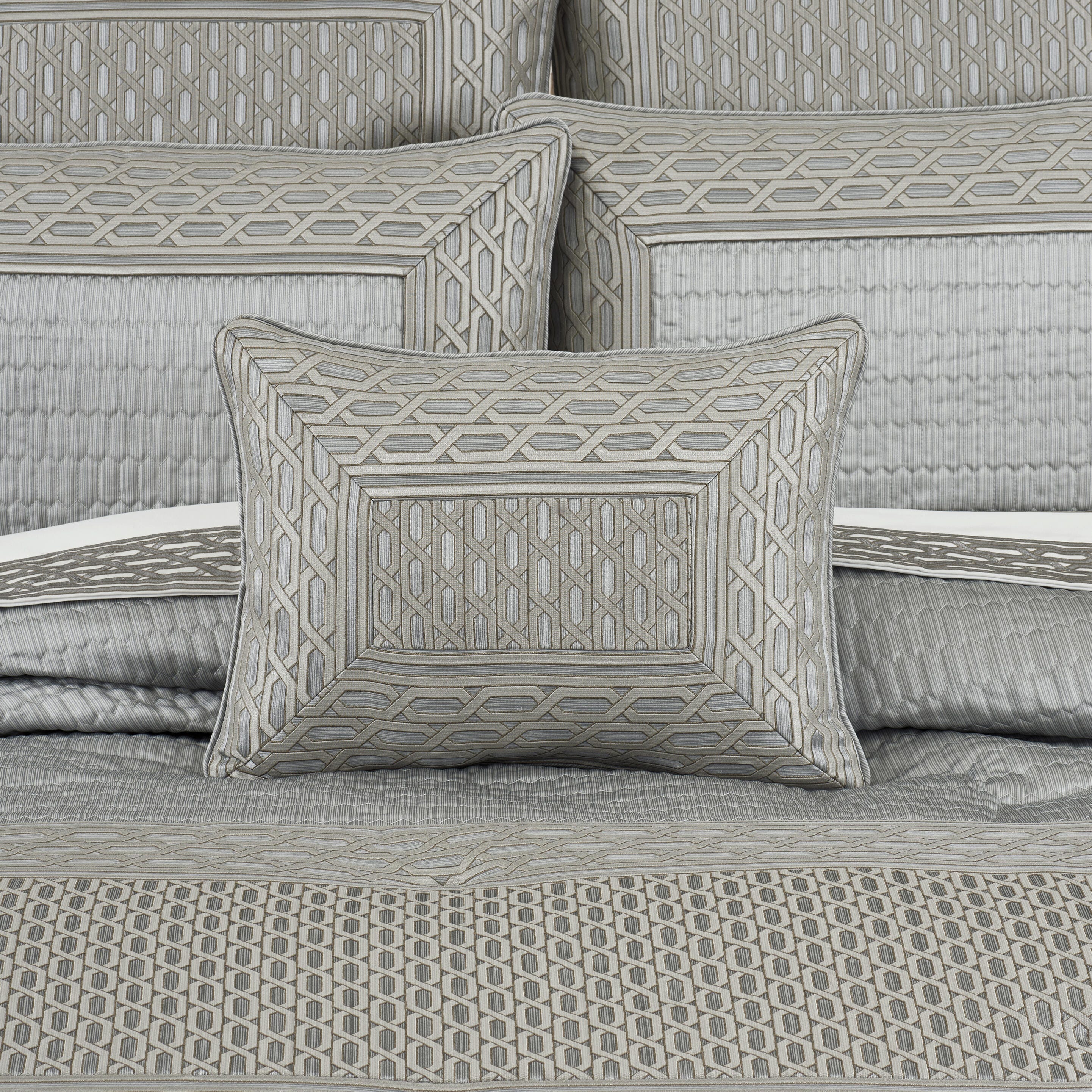 Click here for J. Queen New York Metropolitan Boudoir Decorative... prices