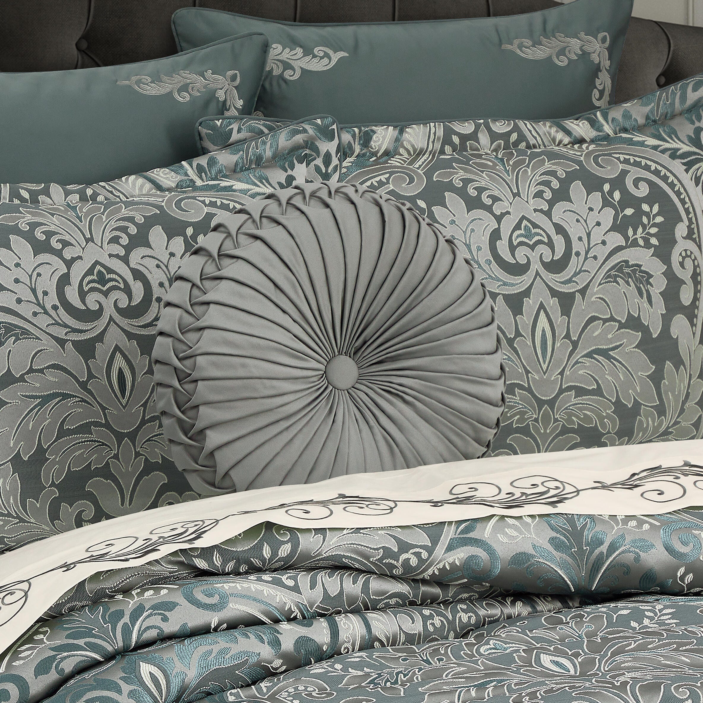 Click here for J. Queen New York Renata Round Decorative Throw Pi... prices