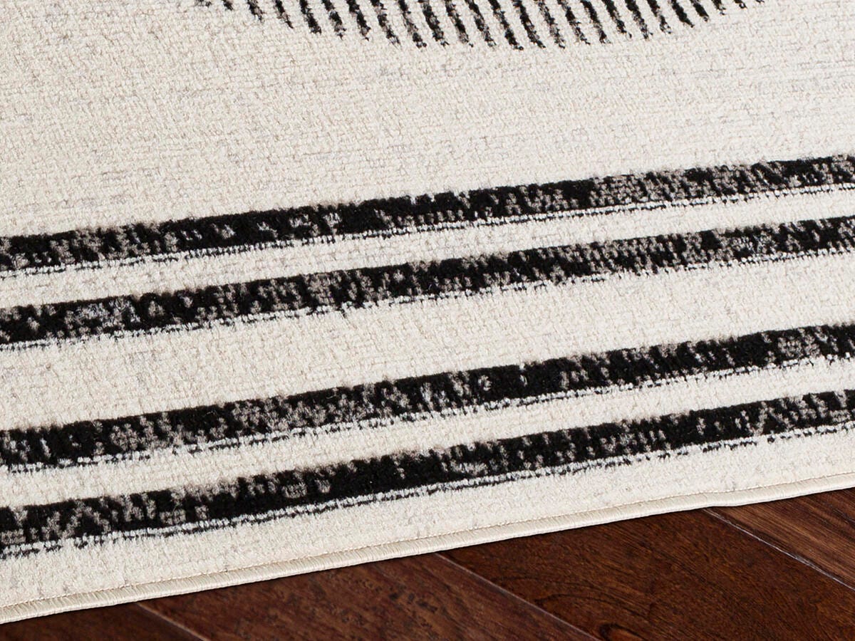 Click here for Livabliss Pisa 5 x 7 Indoor/Outdoor Area Rug  Blac... prices