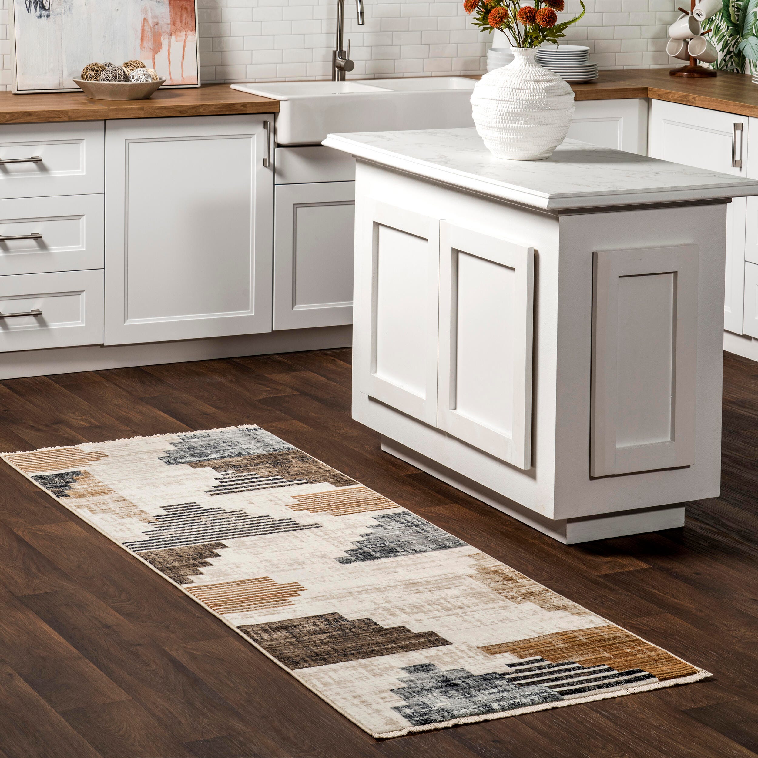 Click here for nuLOOM Vanita Transitional Southwestern Fringe Are... prices