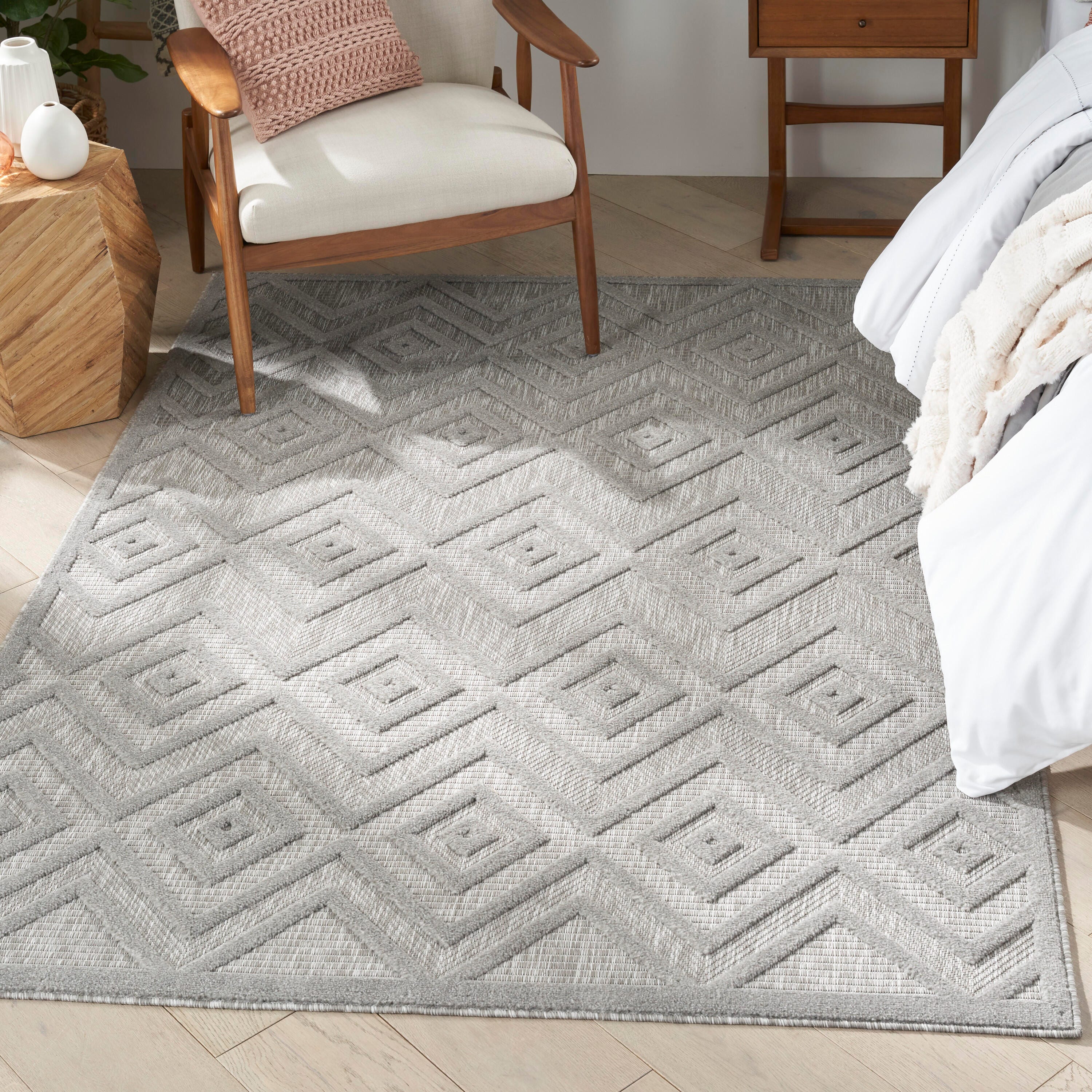 Click here for Nourison Home Versa 4 x 6 Area Rug  Silver/Gray prices