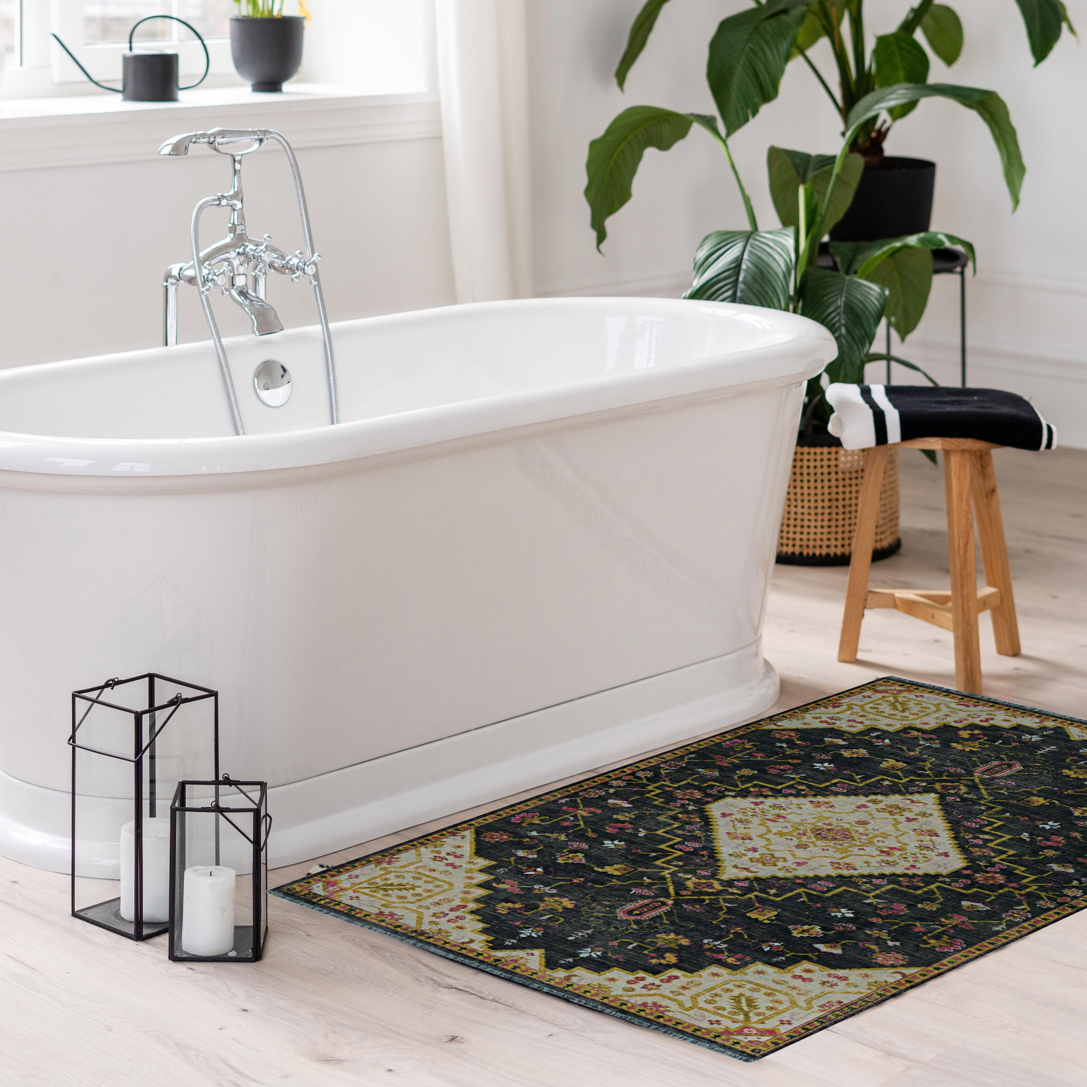 Click here for Linon Lana Gazia 2 X 3 Accent Rug  Black prices