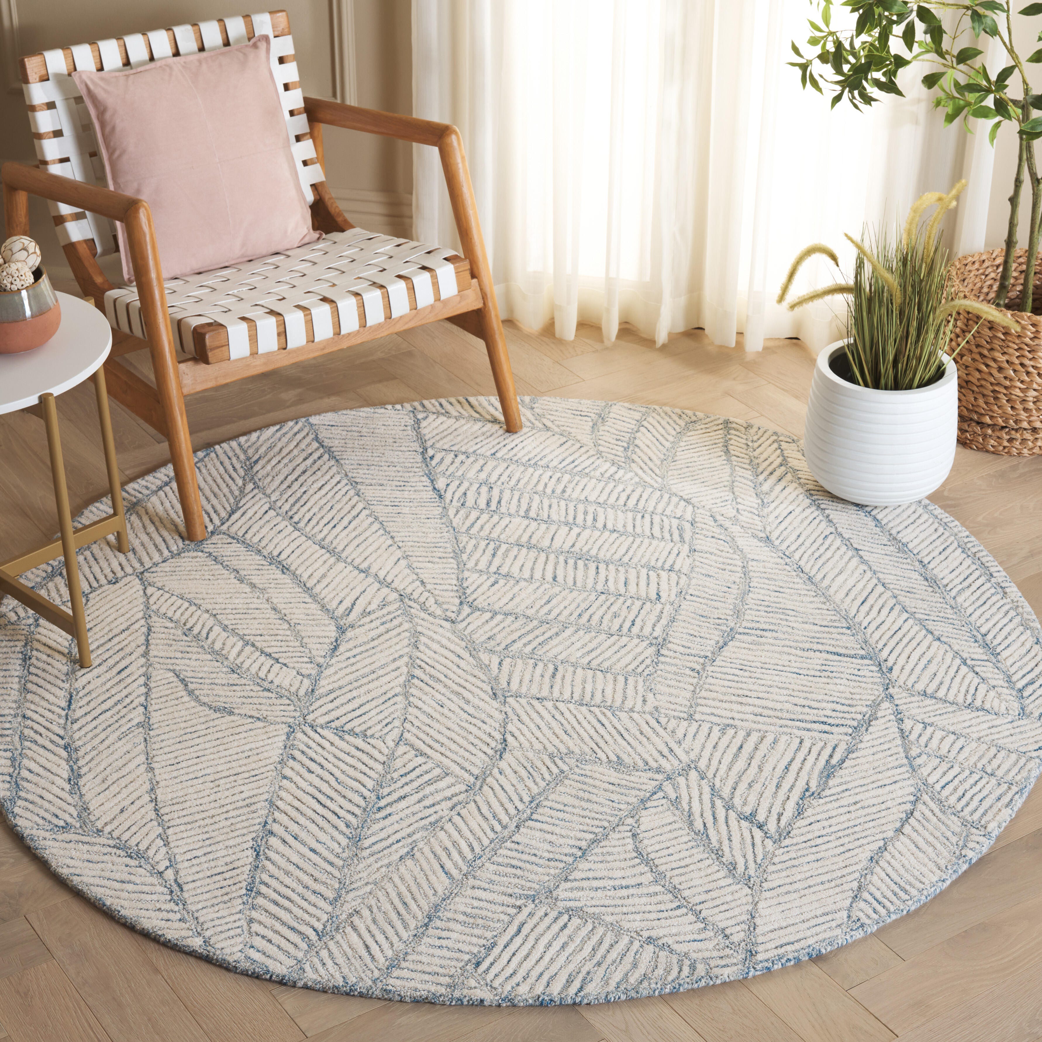 Click here for Safavieh Ebony Dorota 6 x Round Area Rug  Blue/Ivo... prices