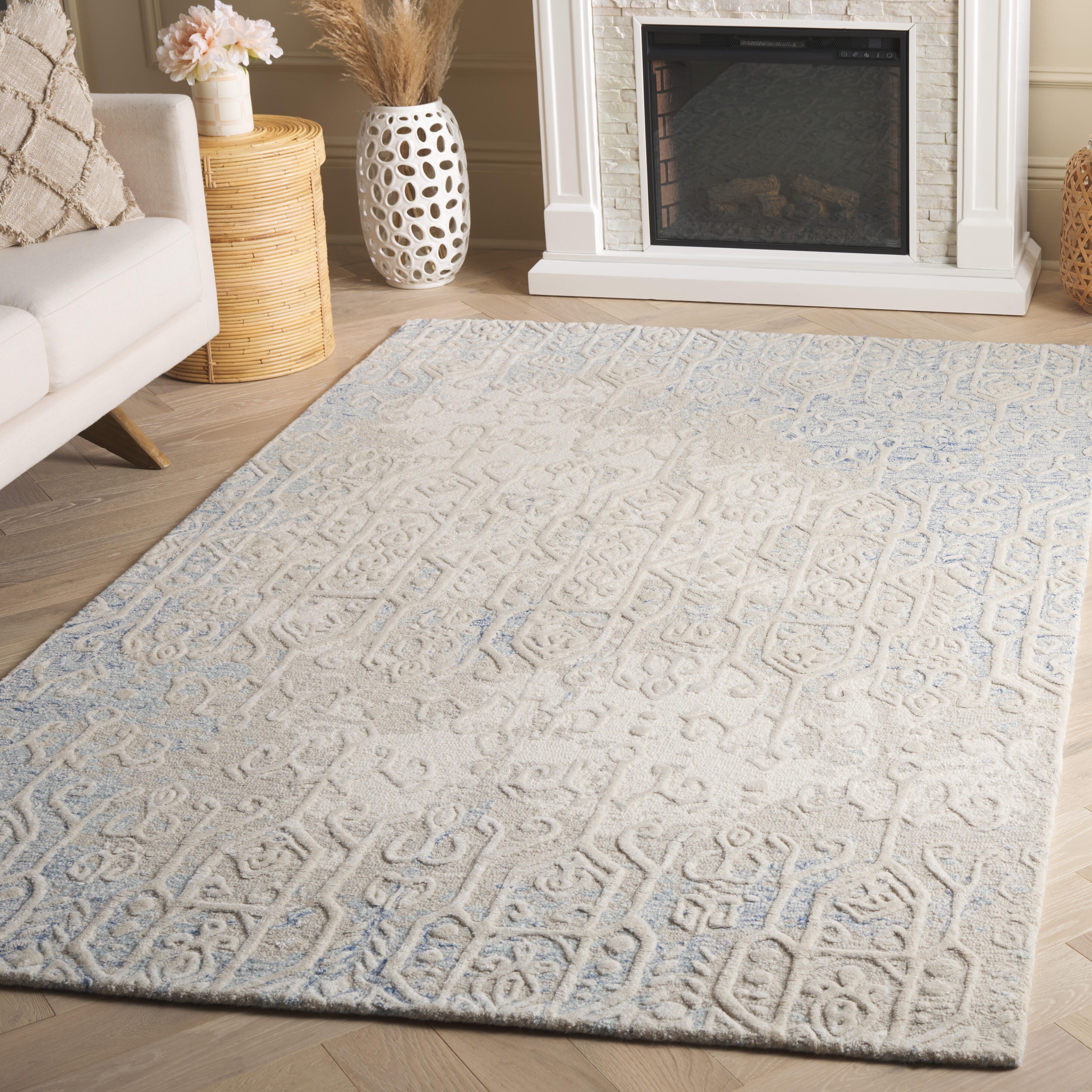 Click here for Safavieh Ebony Anton 6 x 9 Area Rug  Blue/Ivory prices