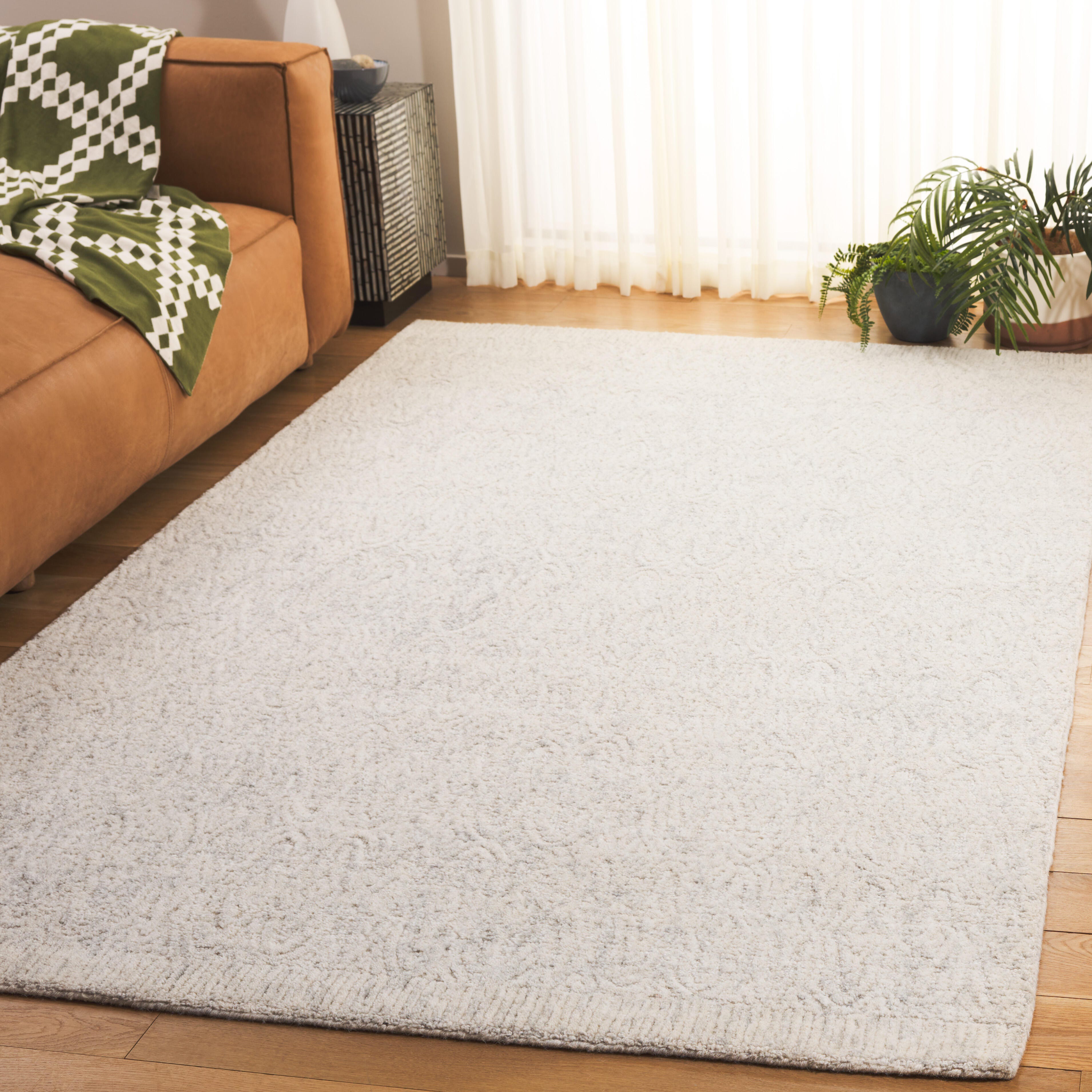 Click here for Safavieh Pine Minodora 3 x 5 Area Rug  Silver prices