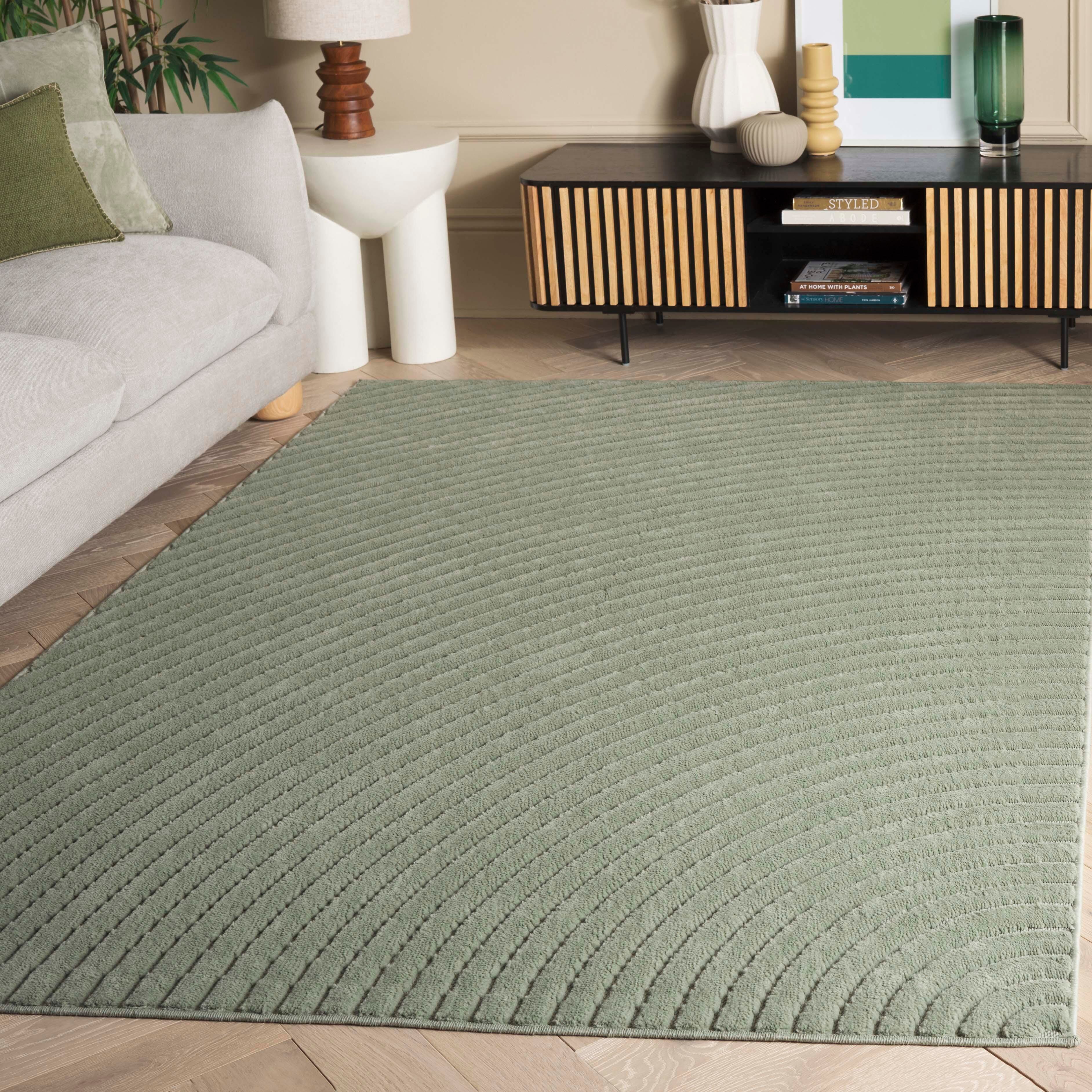 Click here for Safavieh Selena Miralena 8 x 10 Area Rug  Green prices