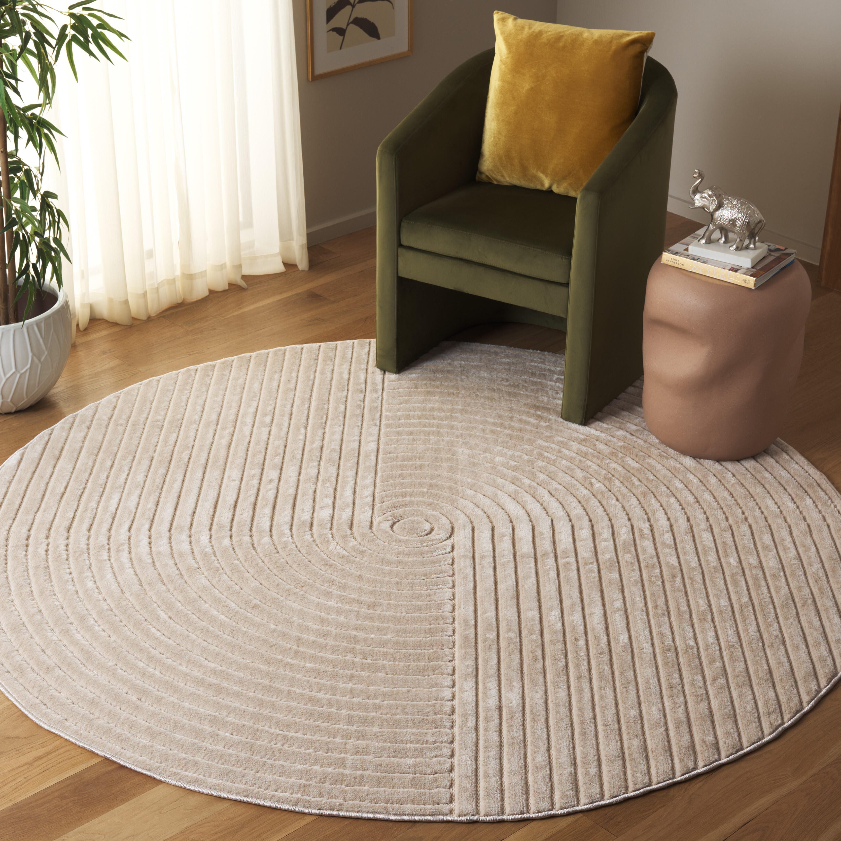 Click here for Safavieh Selena Cathelijne 6 7 x 6 7 Round Area Ru... prices