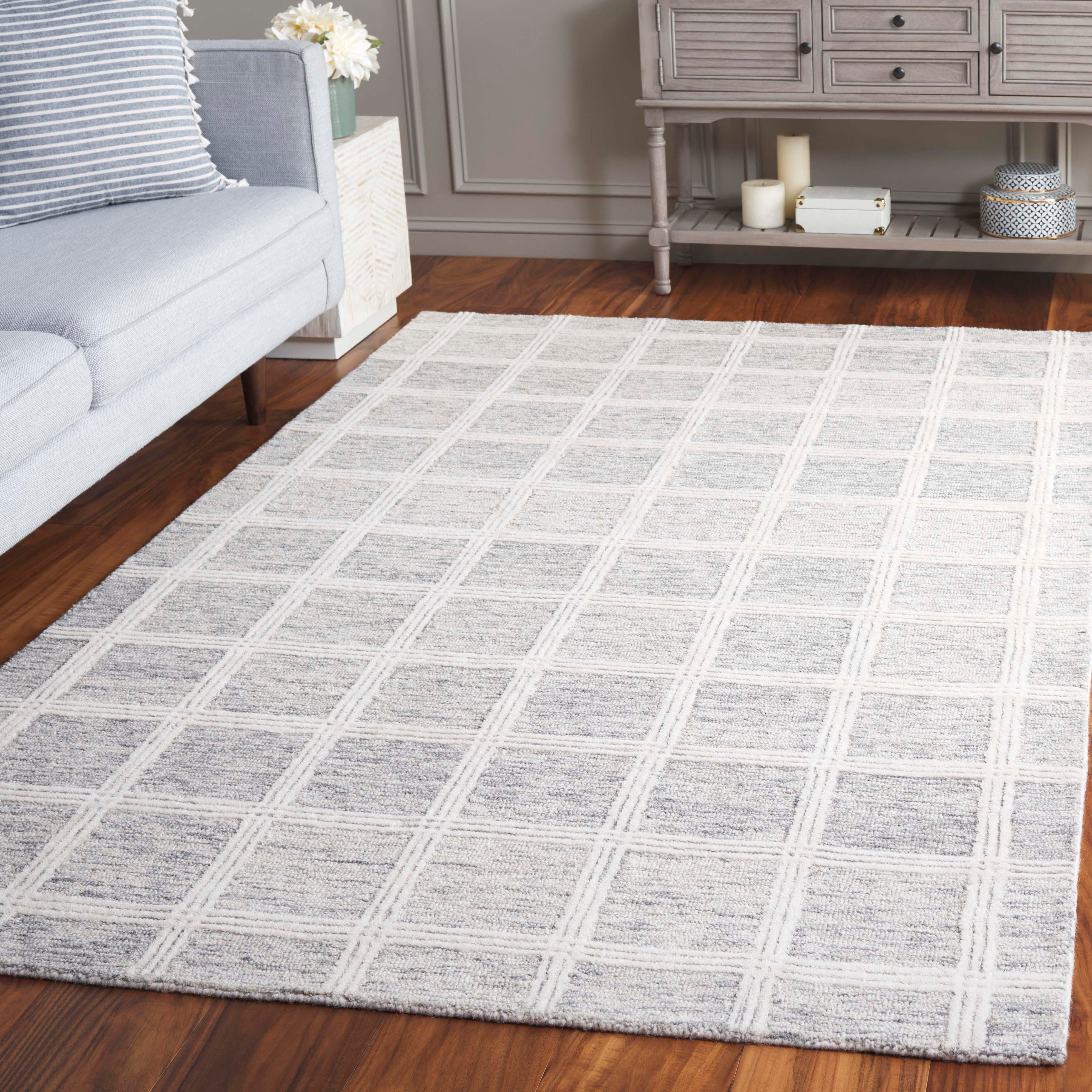 Click here for Safavieh Pine Zymryd 4 x 6 Area Rug  Gray/Ivory prices