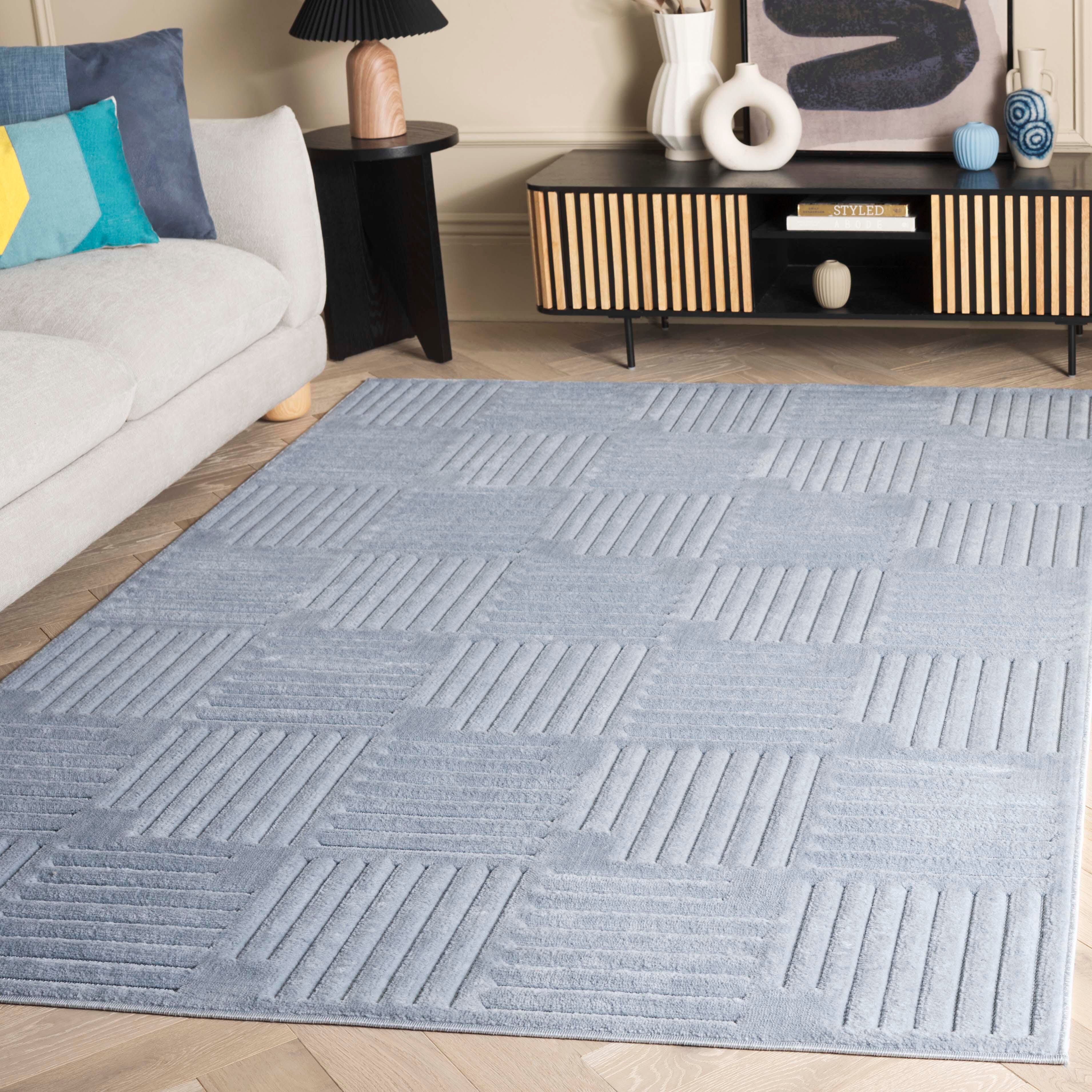 Click here for Safavieh Selena Margreth 4 x 6 Area Rug  Blue prices