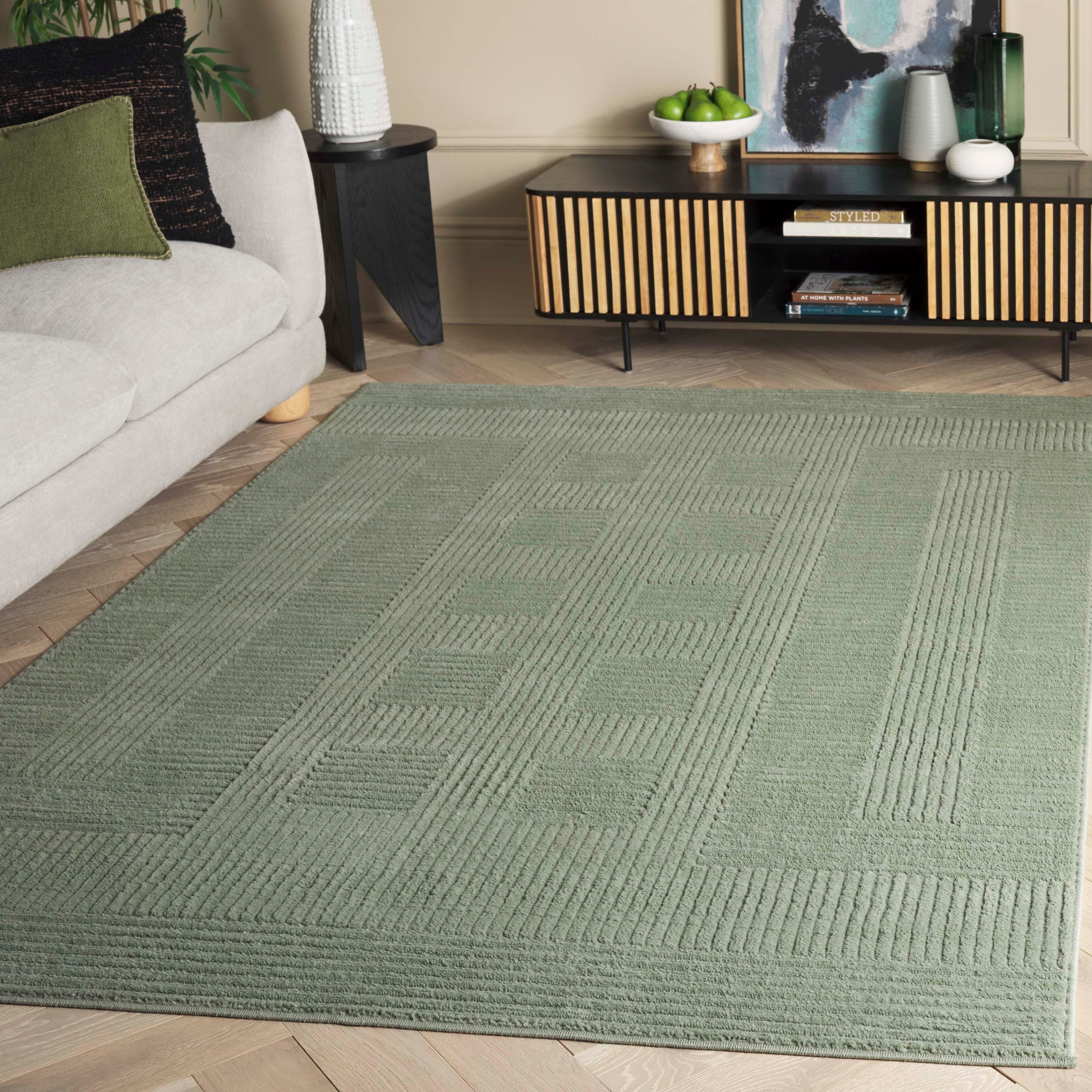 Click here for Safavieh Selena Pratibha 5 3 x 7 6 Area Rug  Green prices