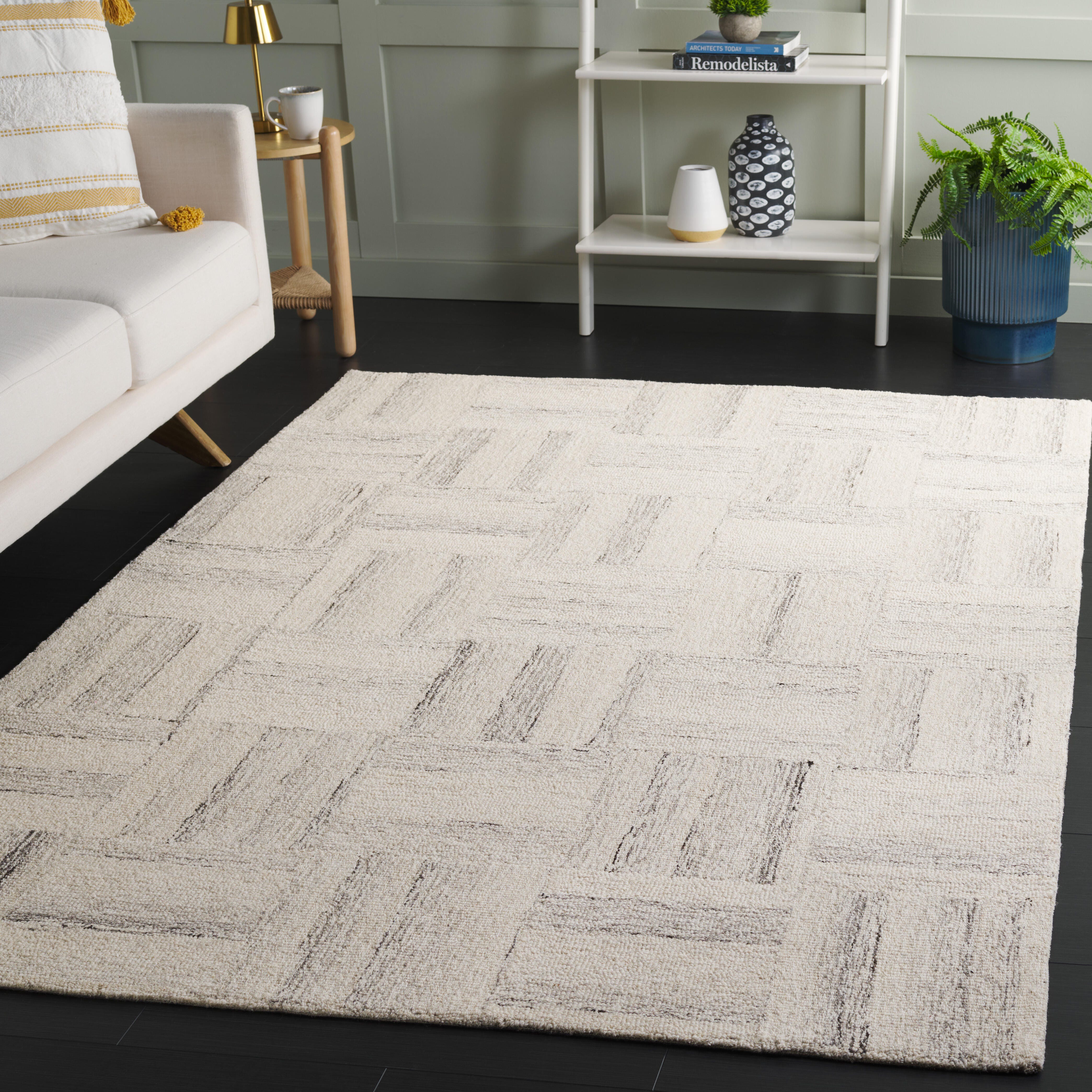 Click here for Safavieh Pine Dialita 5 x 8 Area Rug  Ivory/Gray prices